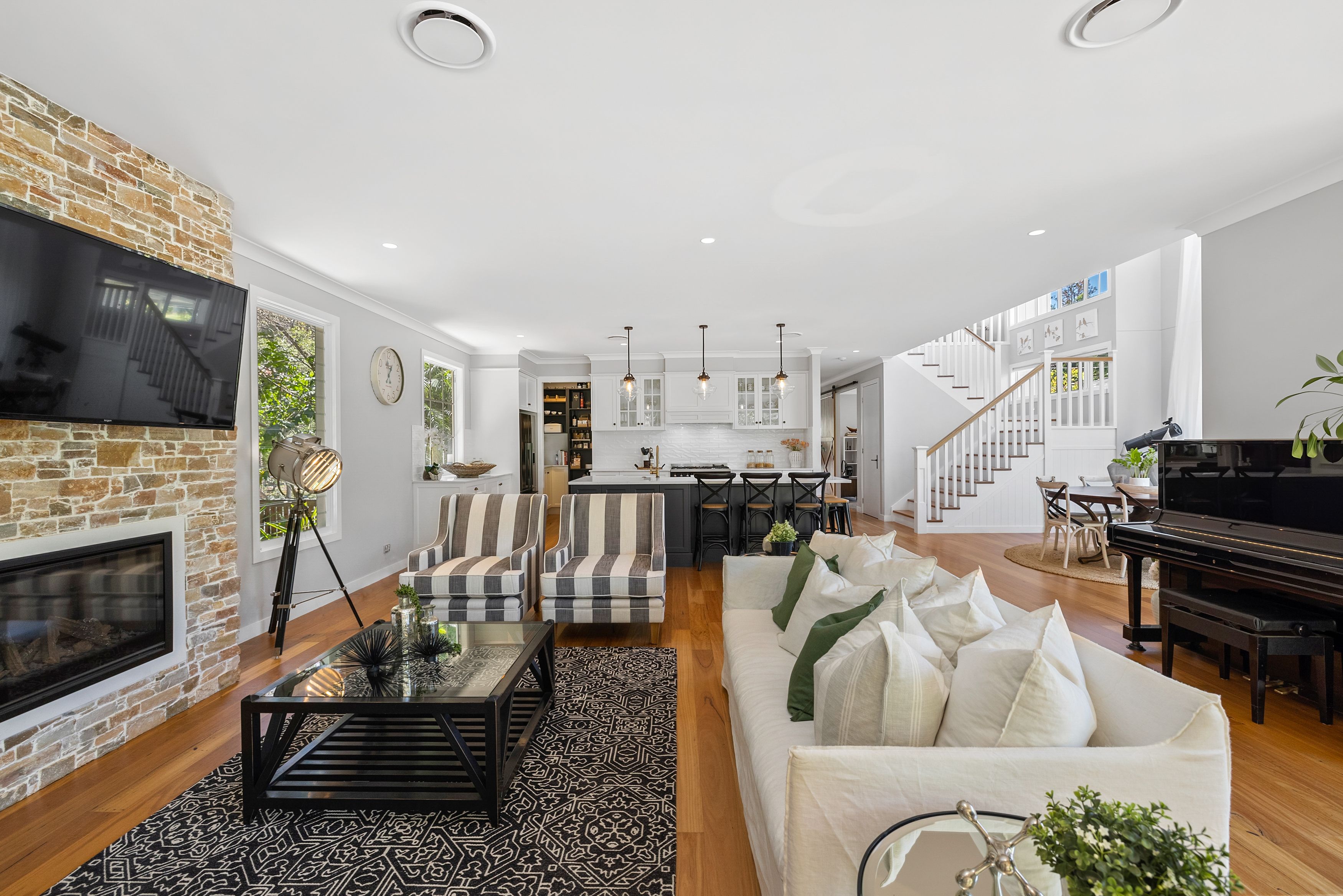 38 Gordon Road, Bardon, QLD 4065 - Sold House - Ray White Toowong