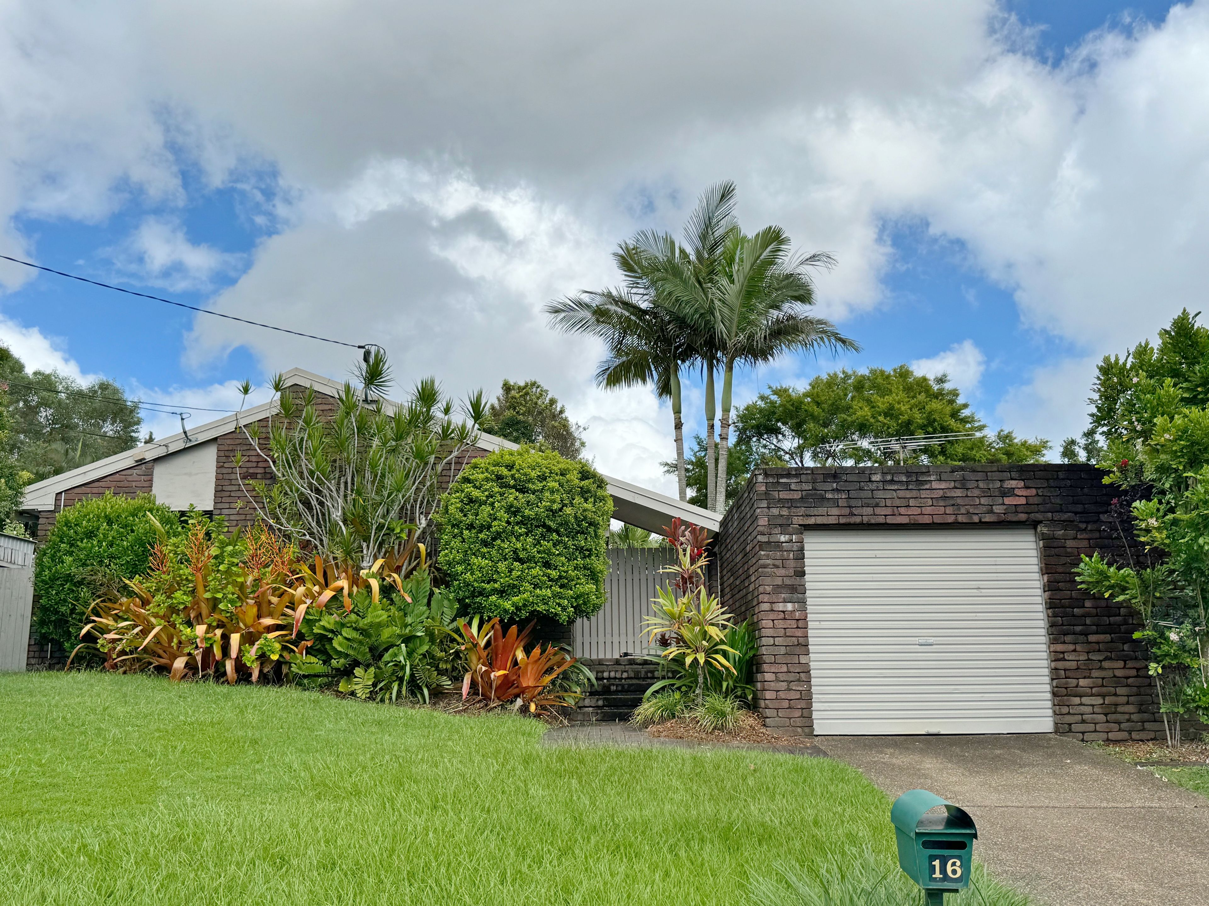16 Hill Park Crescent, Rochedale South, QLD 4123 - Leased House - Ray ...