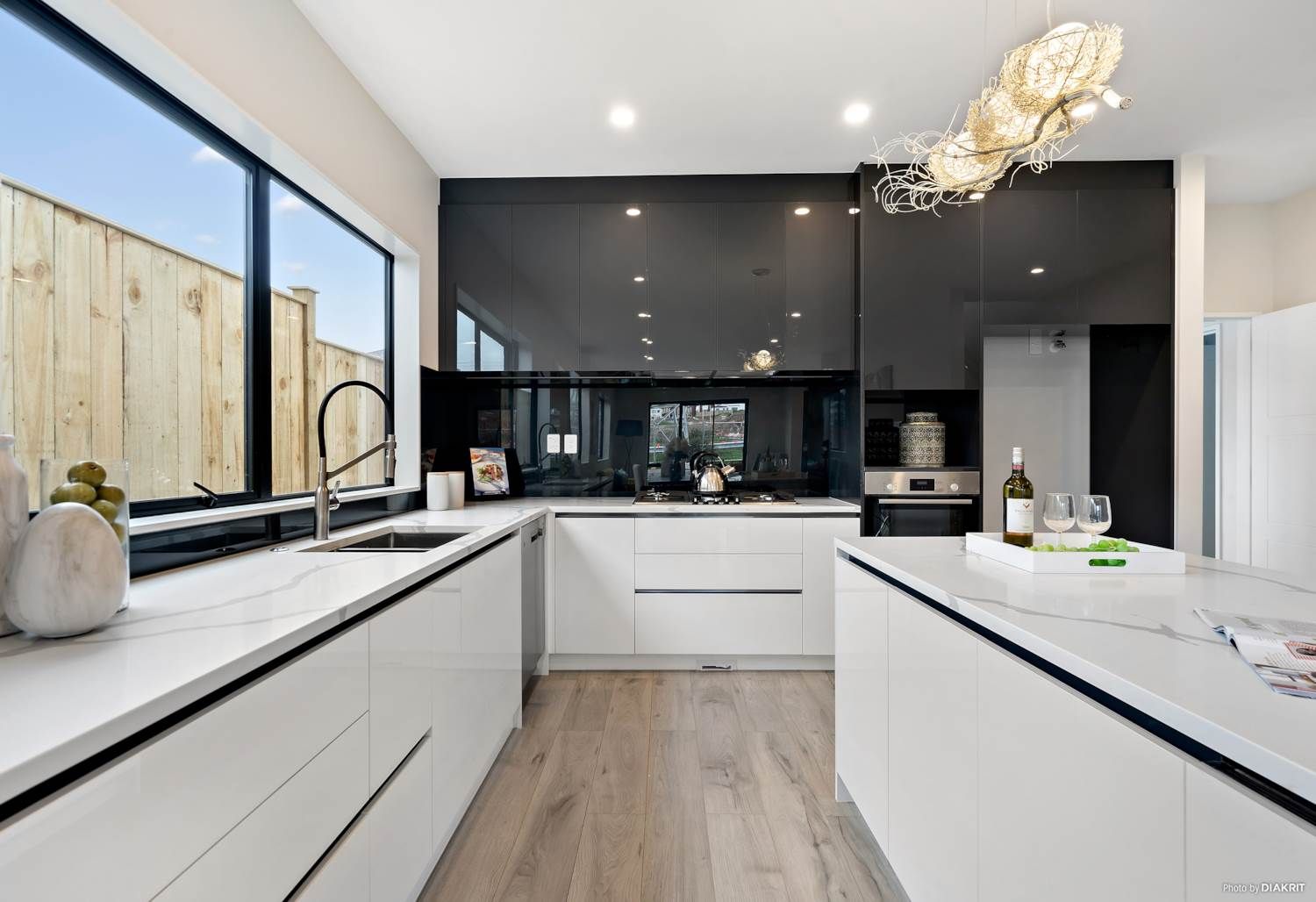 4 Cloonlyon Drive, Flat Bush, Manukau City 2023 - Sold House - Ray ...