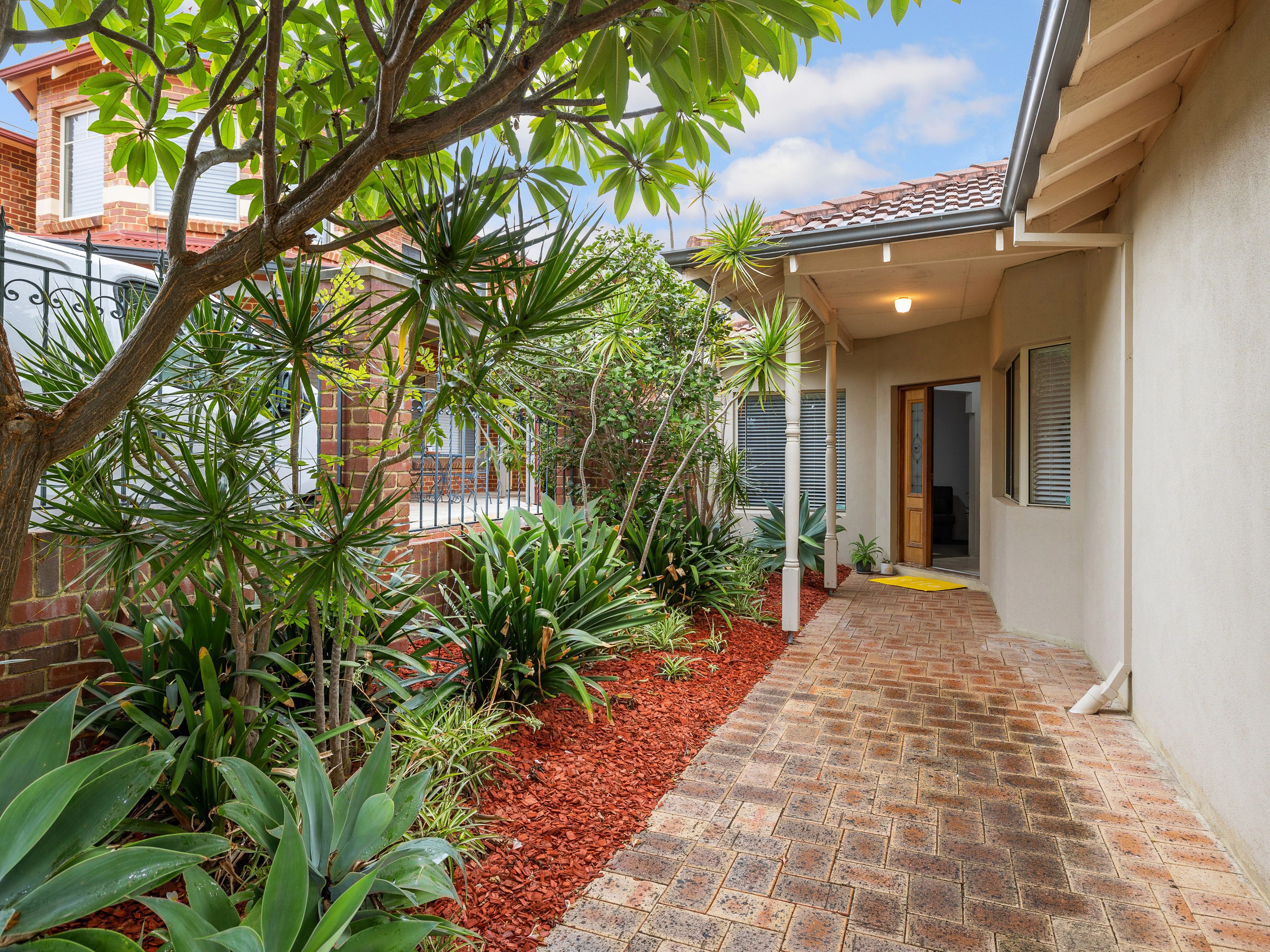 91A Welwyn Avenue, Salter Point, WA 6152 - Sold House - Ray White South ...