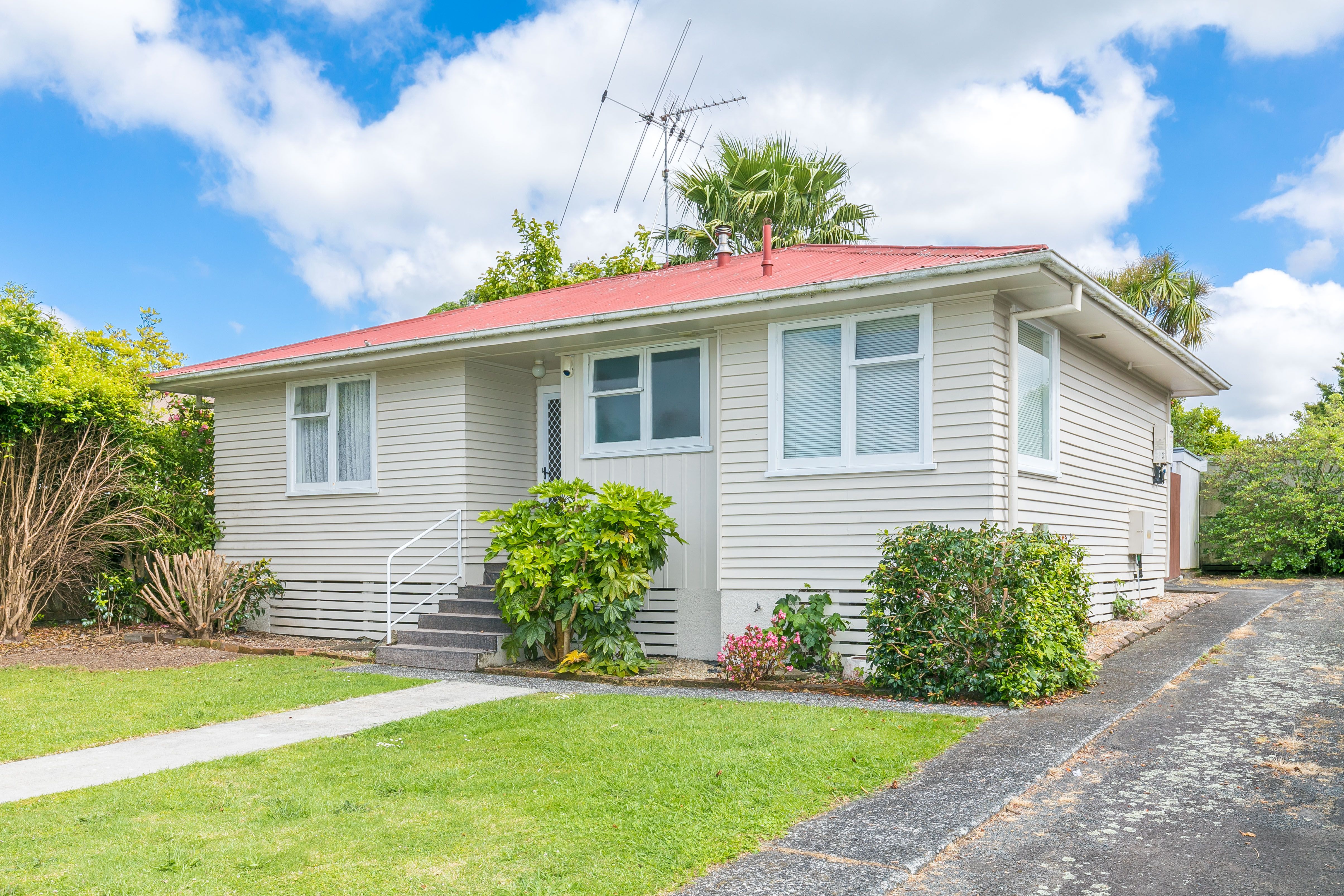 37 Sefton Crescent, Chartwell, Hamilton City 3210 - Sold House - Ray ...