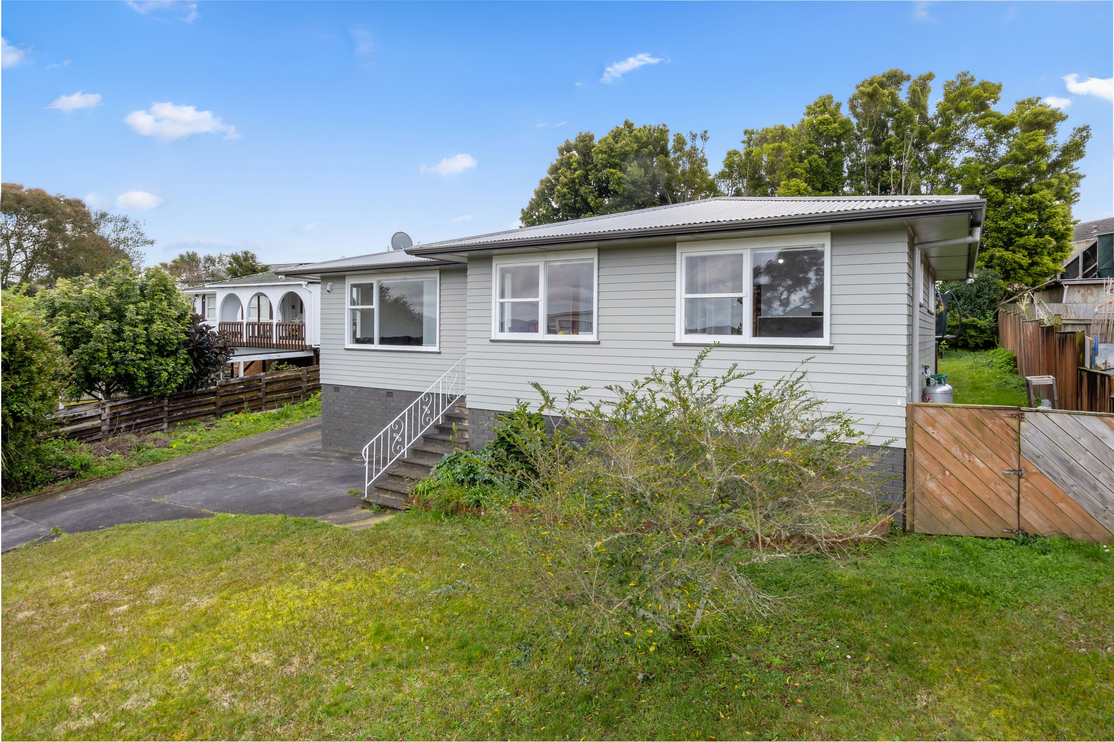 9 Grimshaw Place, Henderson, Waitakere City 0612 - House for Sale - Ray ...