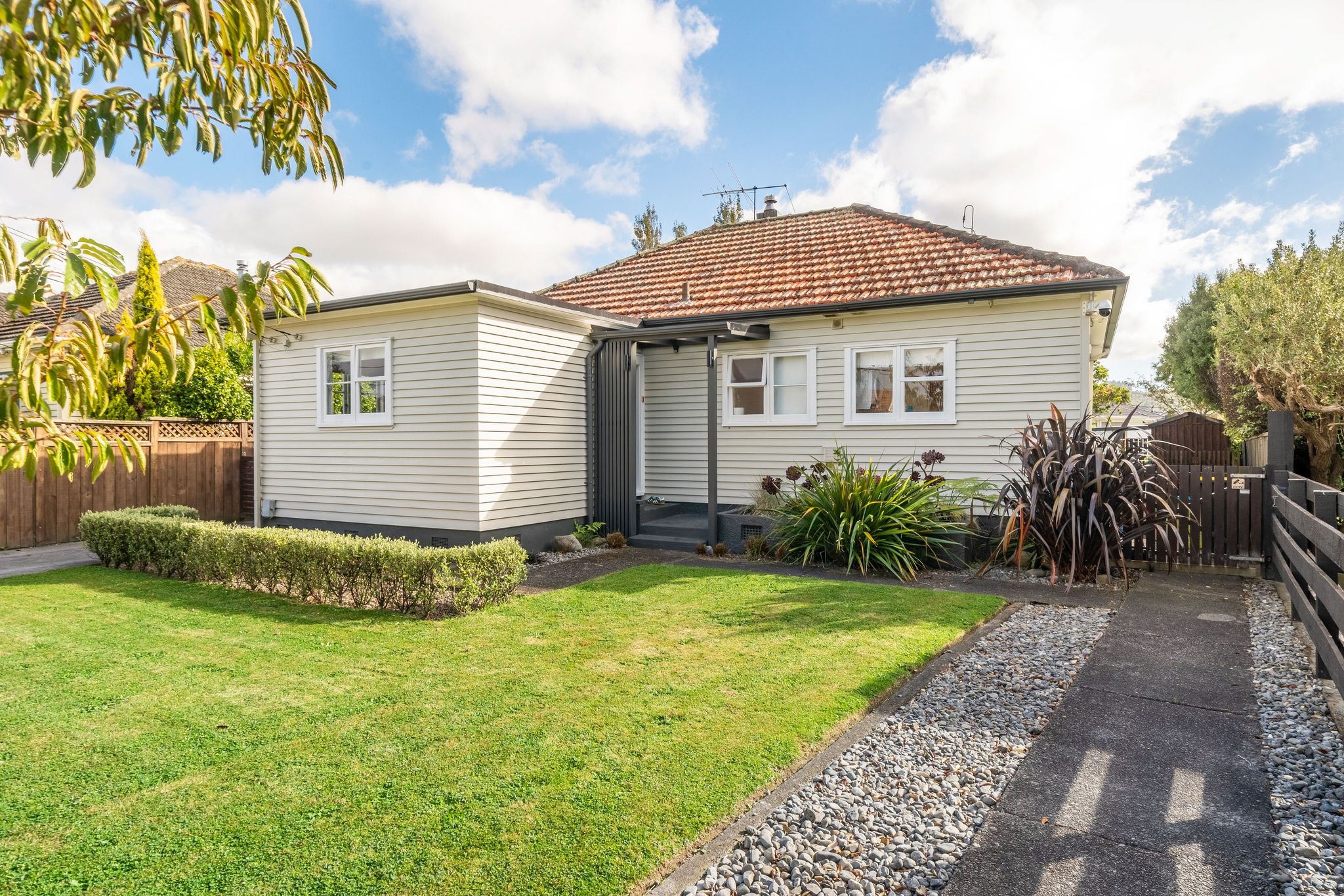12 Gadsby Street, Avalon, Lower Hutt City 5011 - Sold House - Ray White ...