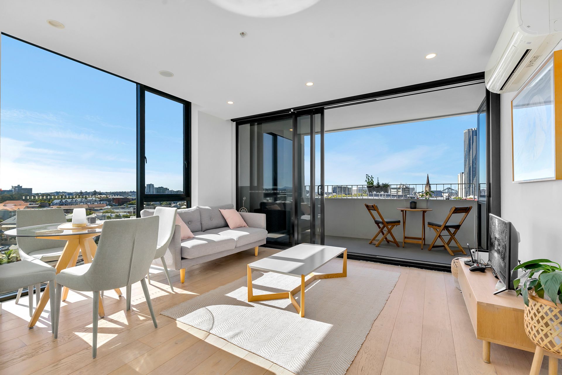 1008/477 Boundary Street, Spring Hill, QLD 4000 - Sold Apartment - Ray ...