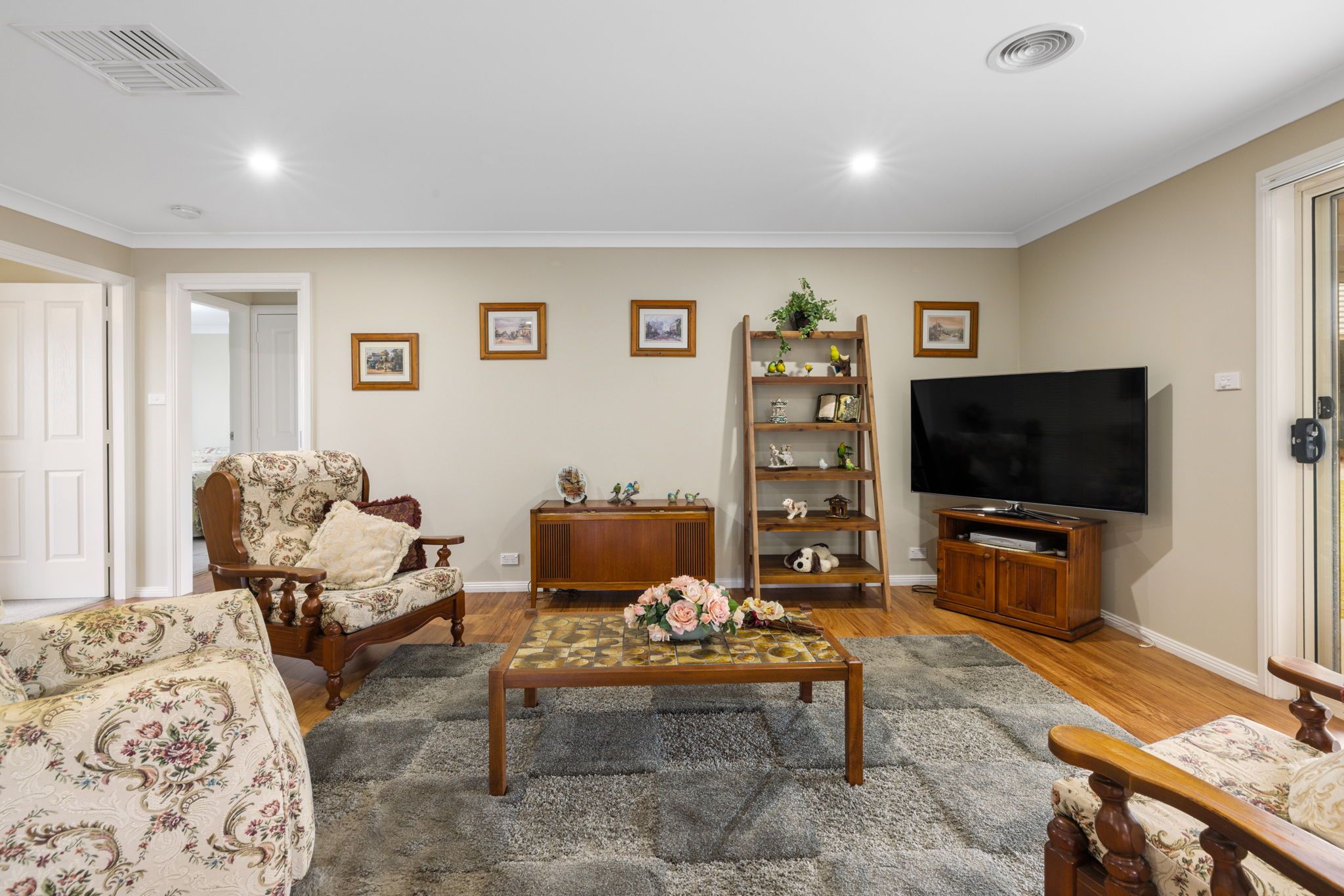 17 Jordan Place, Young, NSW 2594 - Sold House - Ray White Young ...
