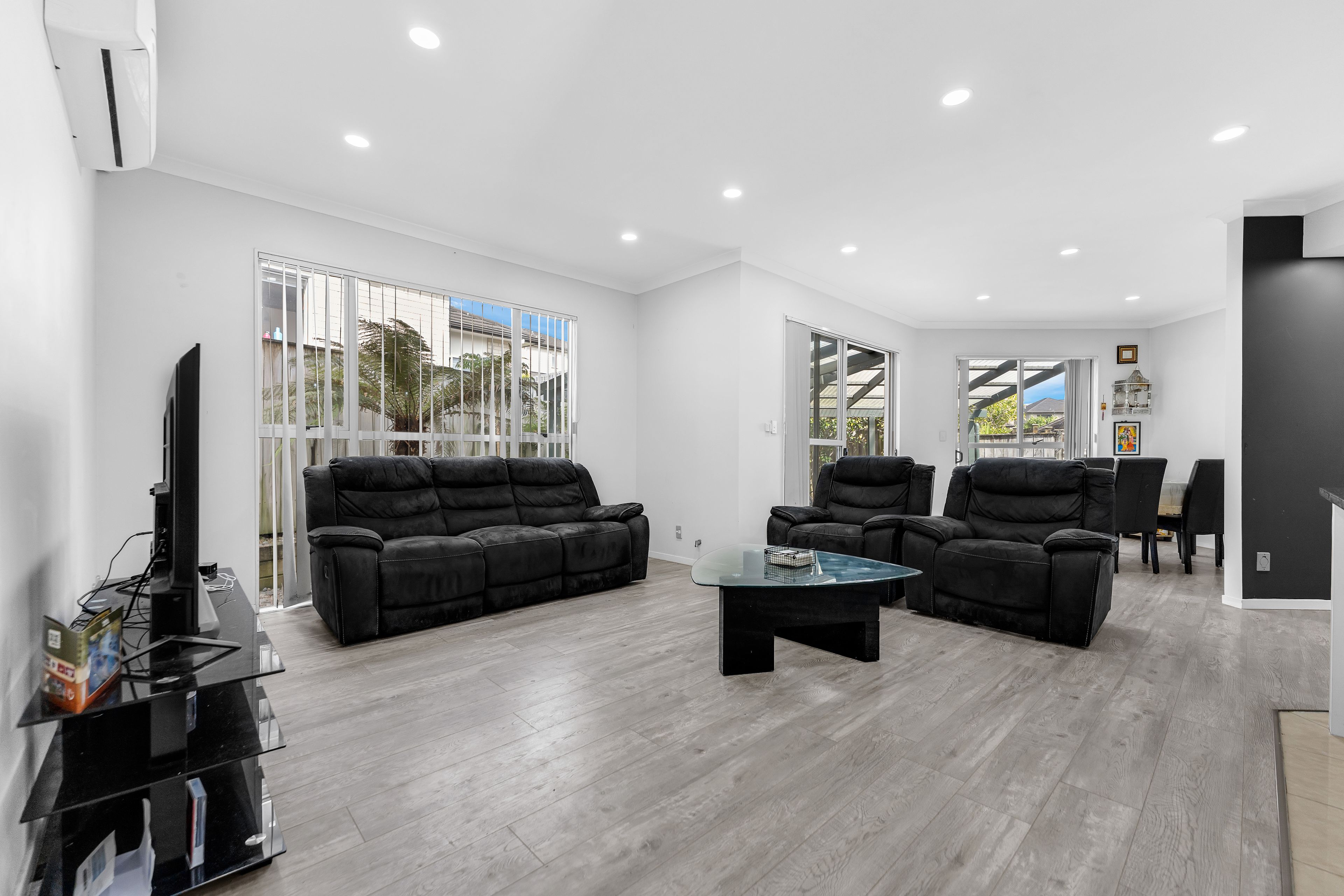 35 Packspur Drive, Flat Bush, Manukau City 2023 - Sold House - Ray ...