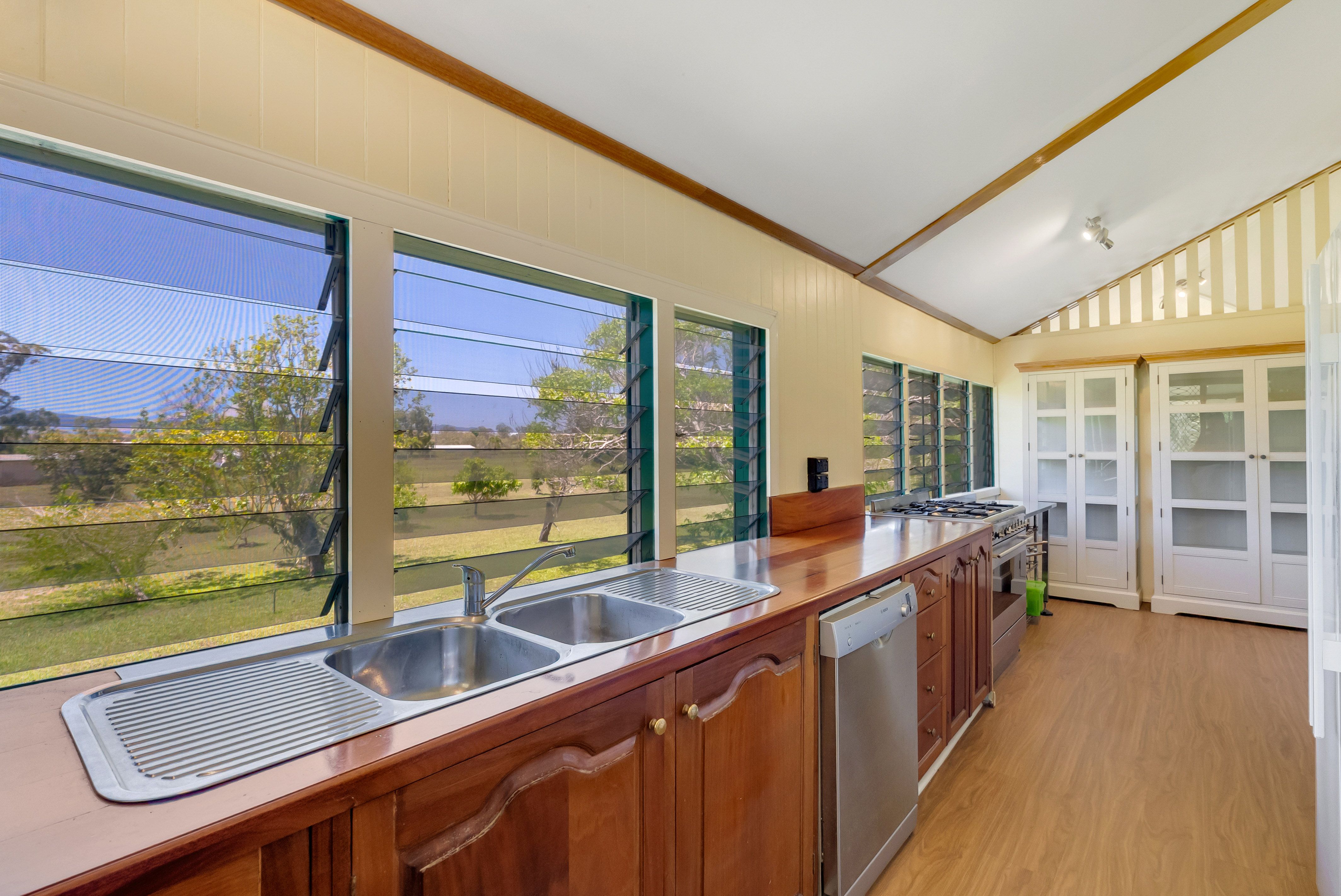 402 Koah Road, Koah, QLD 4881 - Sold House - Ray White Cairns Beaches ...