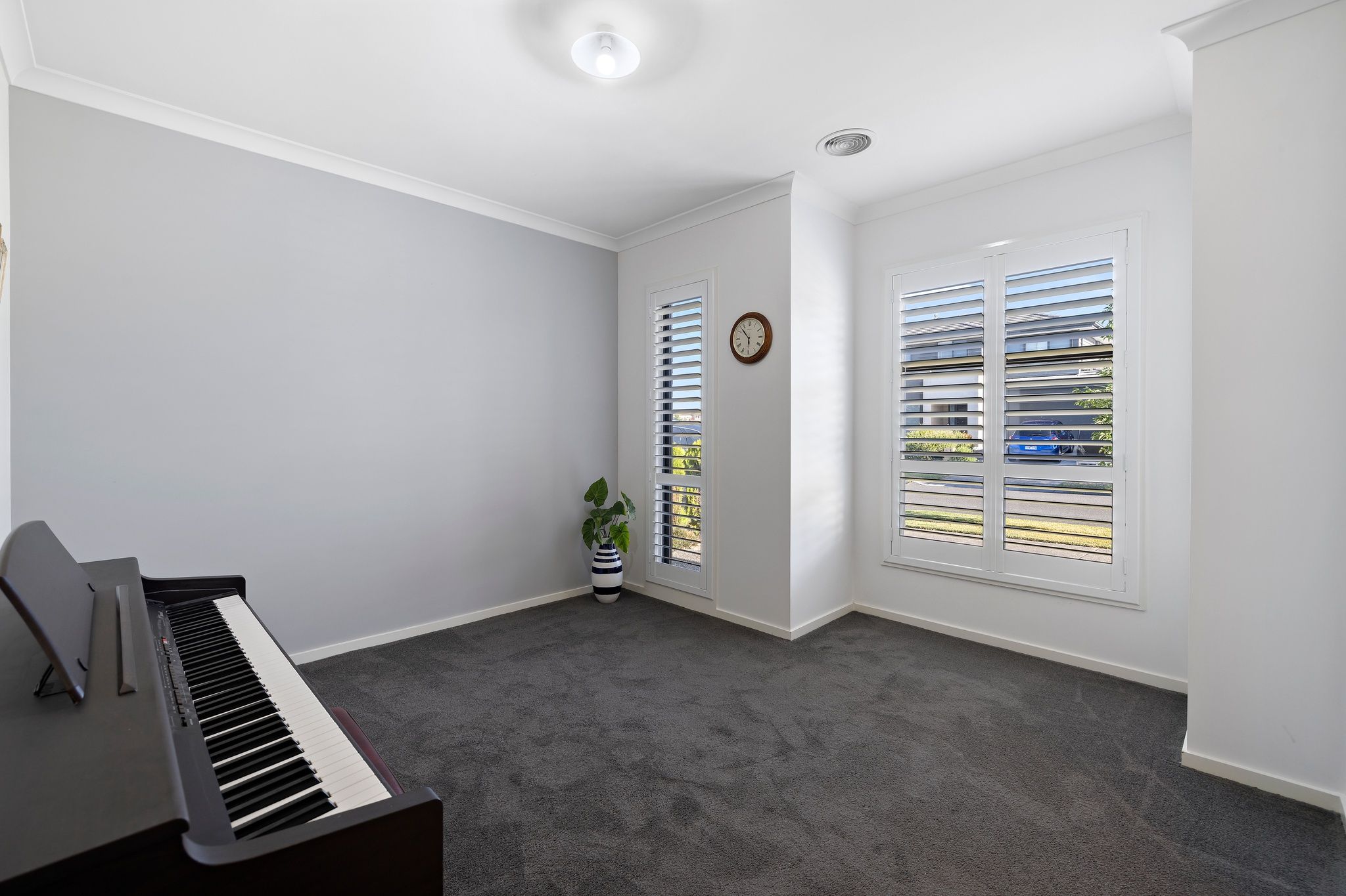 72 Rossiter Retreat, Cranbourne North, VIC 3977 - Sold House - Ray ...