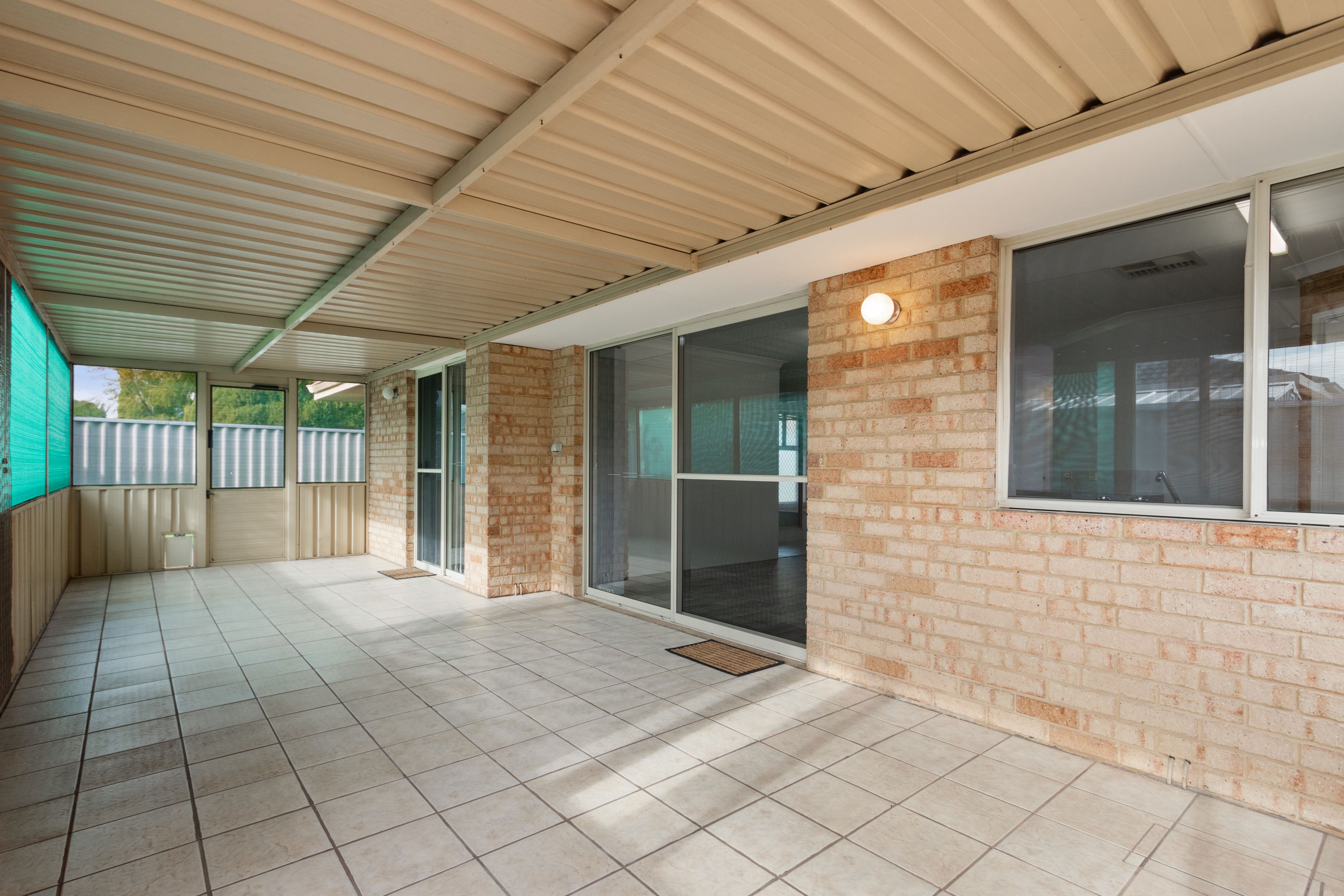 120A Centre Street, Queens Park, WA 6107 - Sold House - Ray White ...