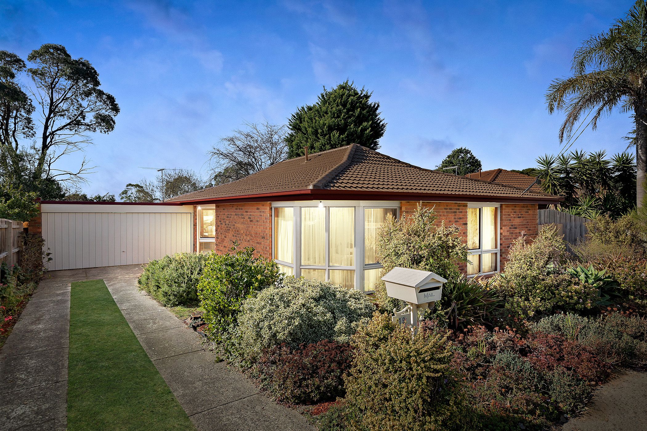 19 Luscombe Avenue, Carrum Downs, VIC 3201 - Sold House - Ray White Chelsea