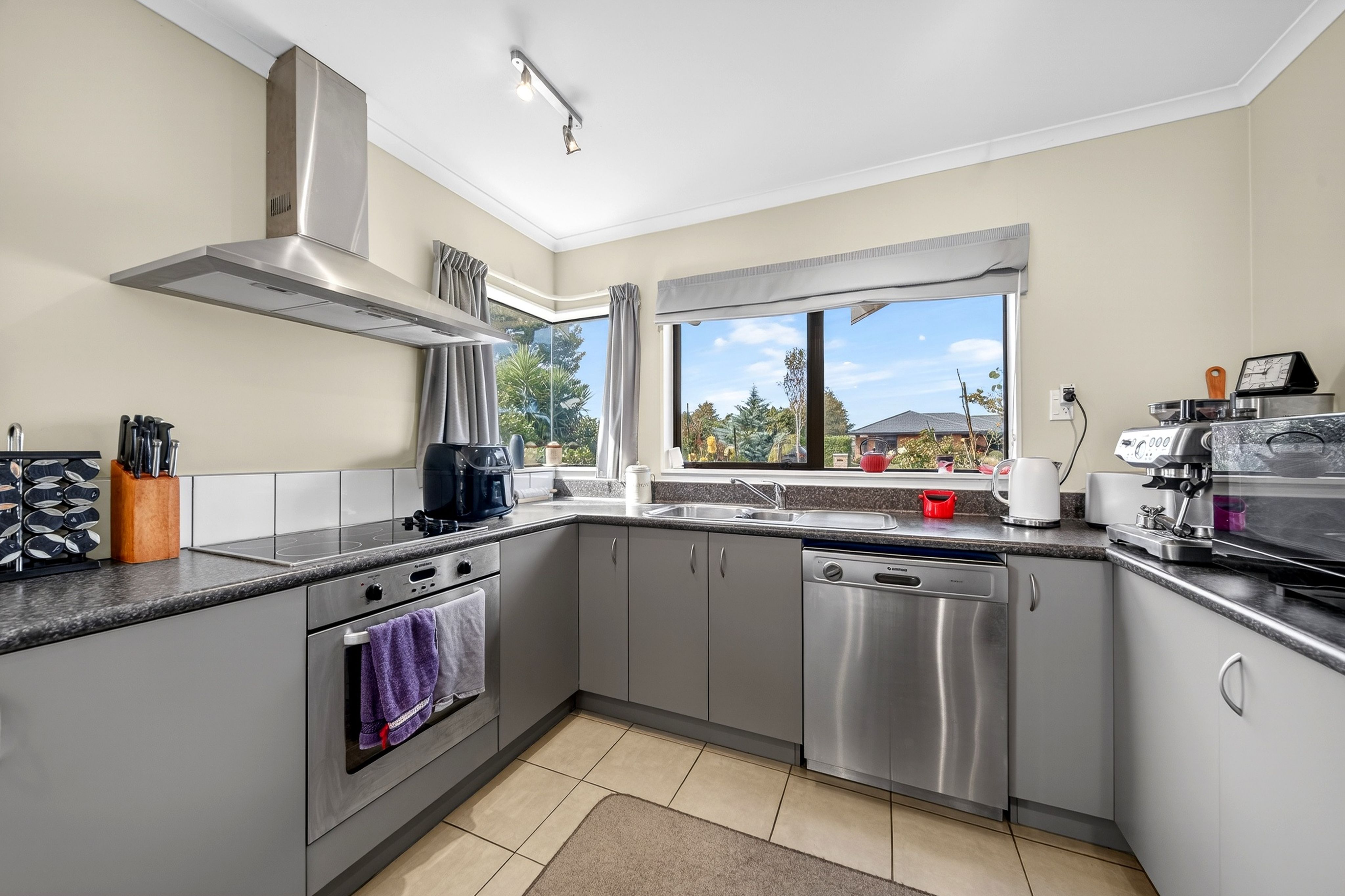 1a Daffodil Grove, Carterton, Carterton District 5713 - House for Sale ...