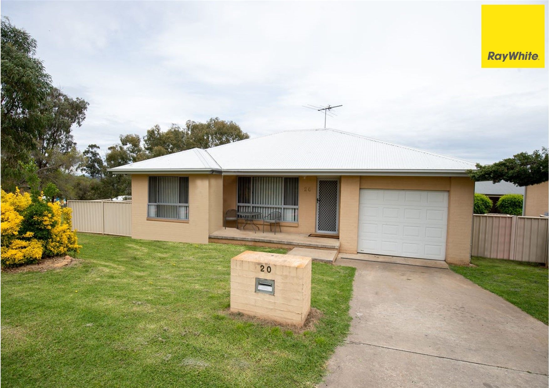 20 Lake Inverell Drive, Inverell, NSW 2360 - Leased House - Ray White ...