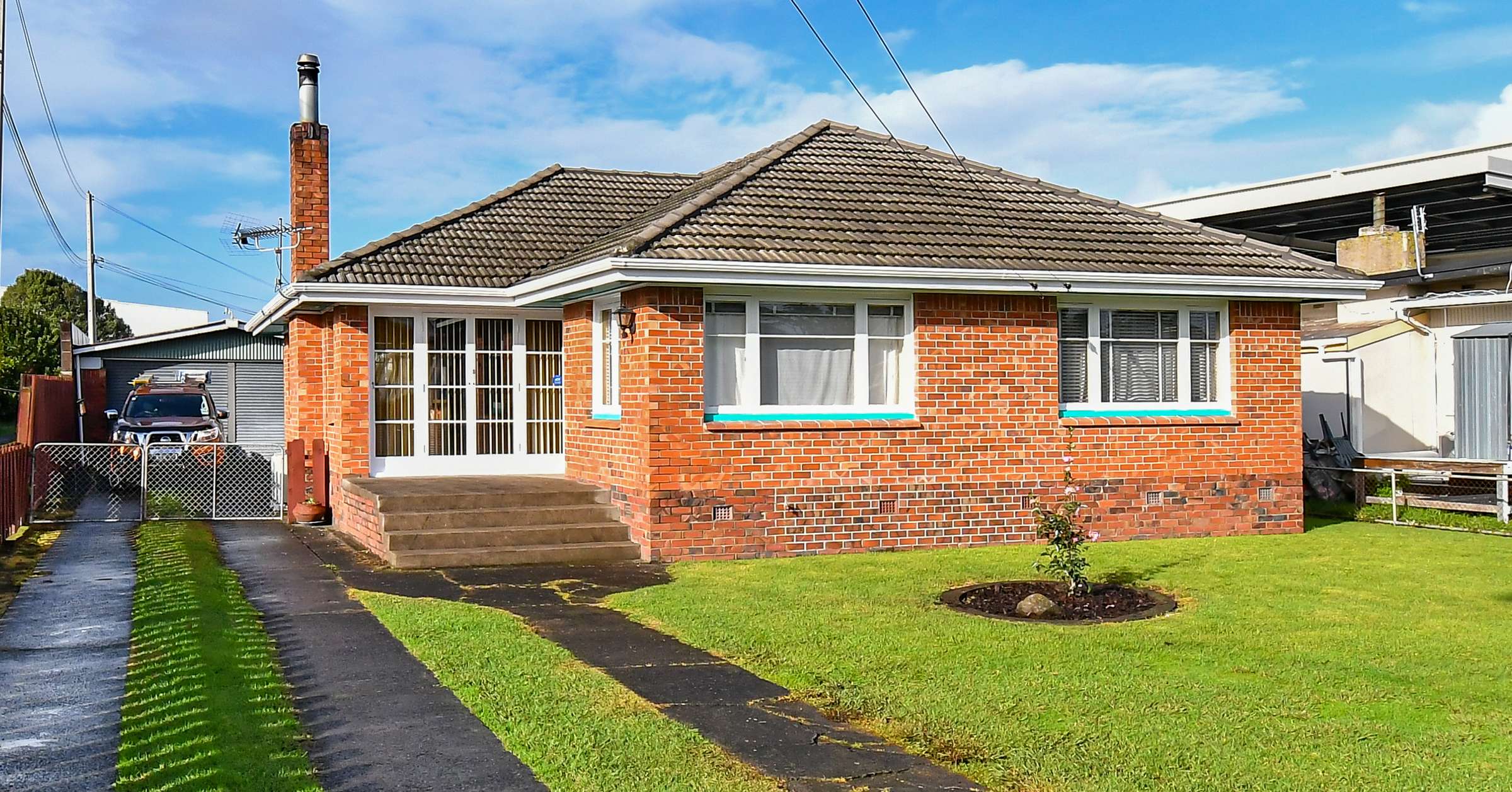 230 Puhinui Road Papatoetoe Manukau City 2025 Sold House Ray 230-puhinui-road-papatoetoe-manukau-city-2025-sold-house-ray