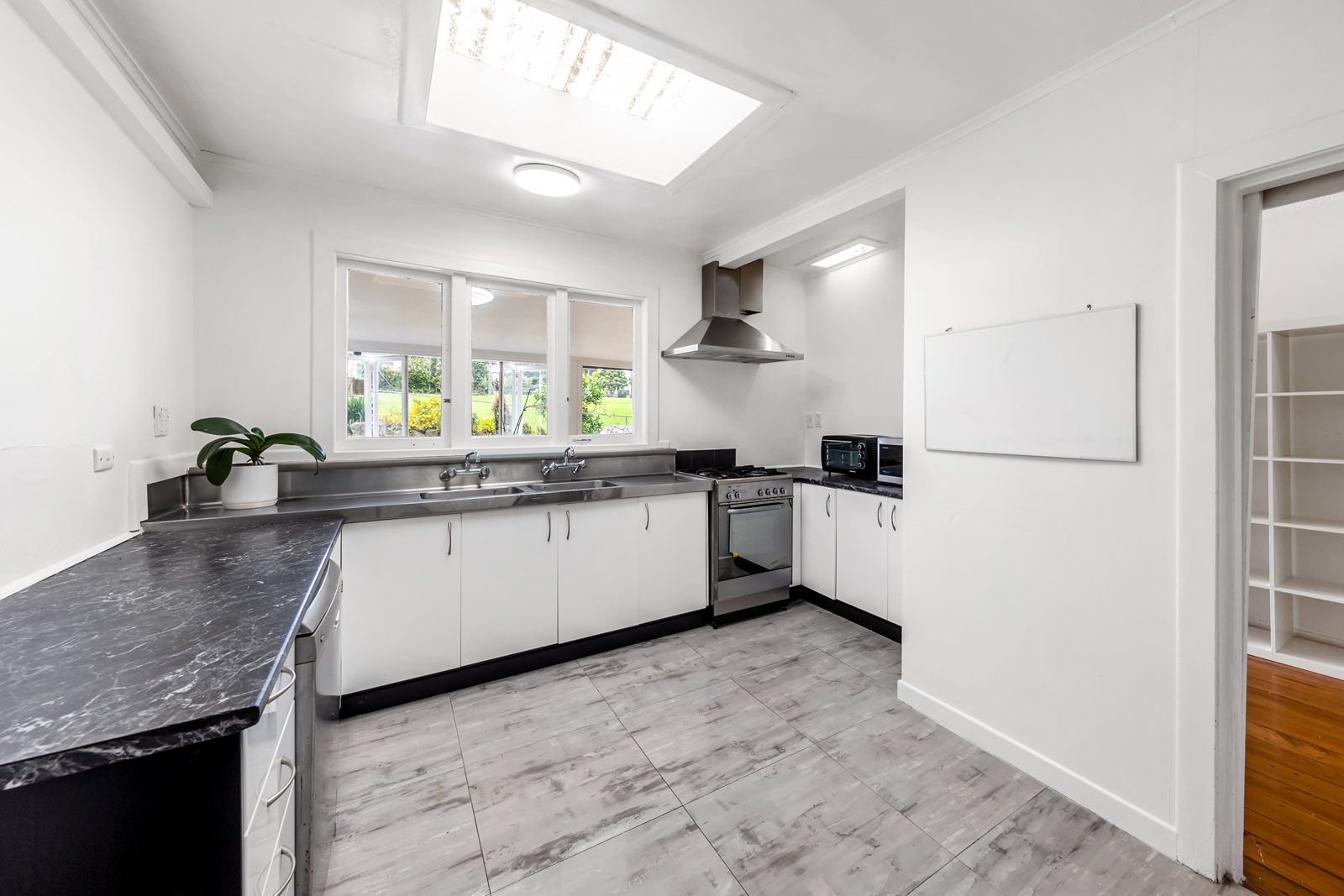 21 Walters Road, Mount Eden, Auckland City 1024 - House for Rent - Ray ...