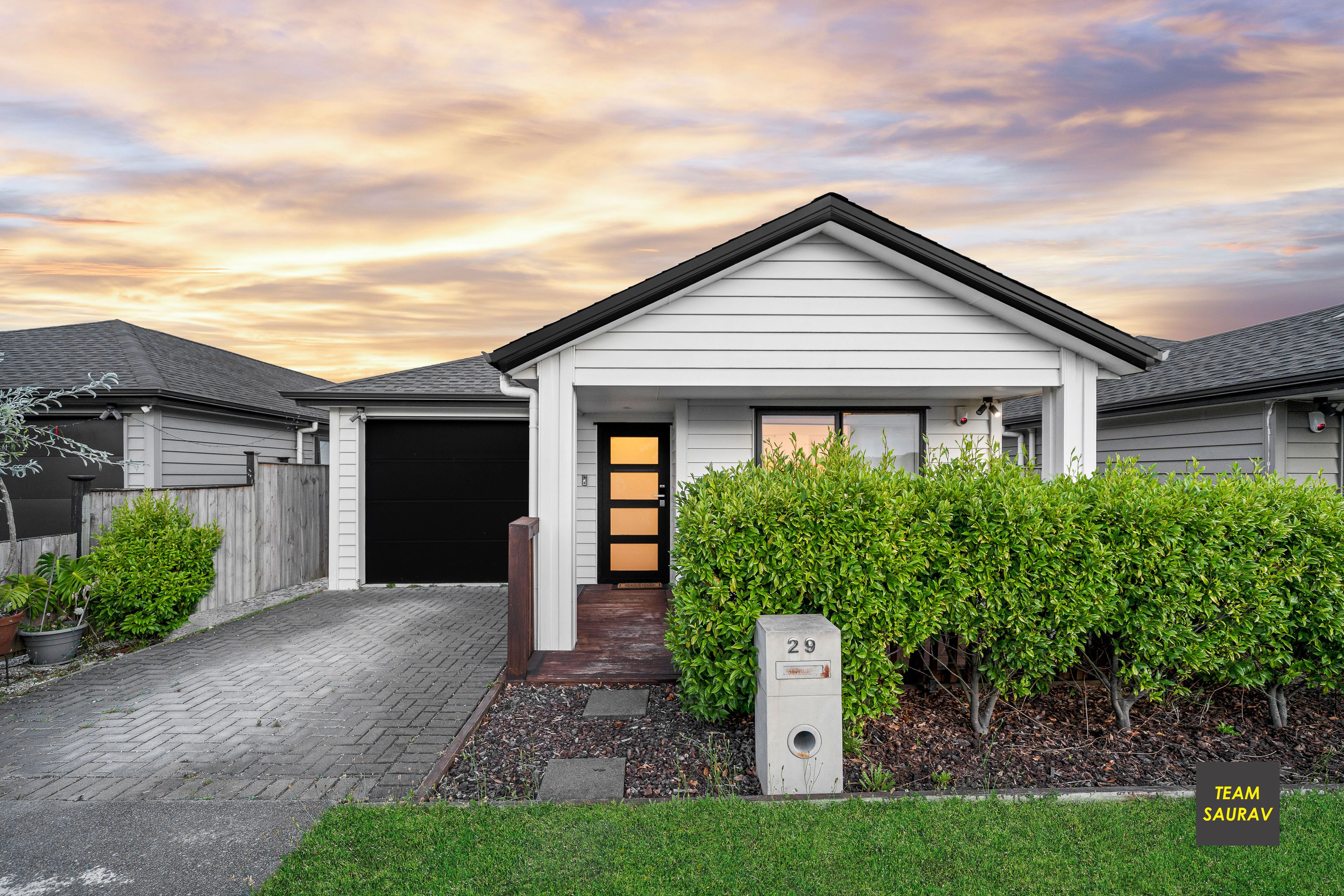 29 Kahui Parade, Karaka, Franklin 2580 - House for Sale - Ray White ...