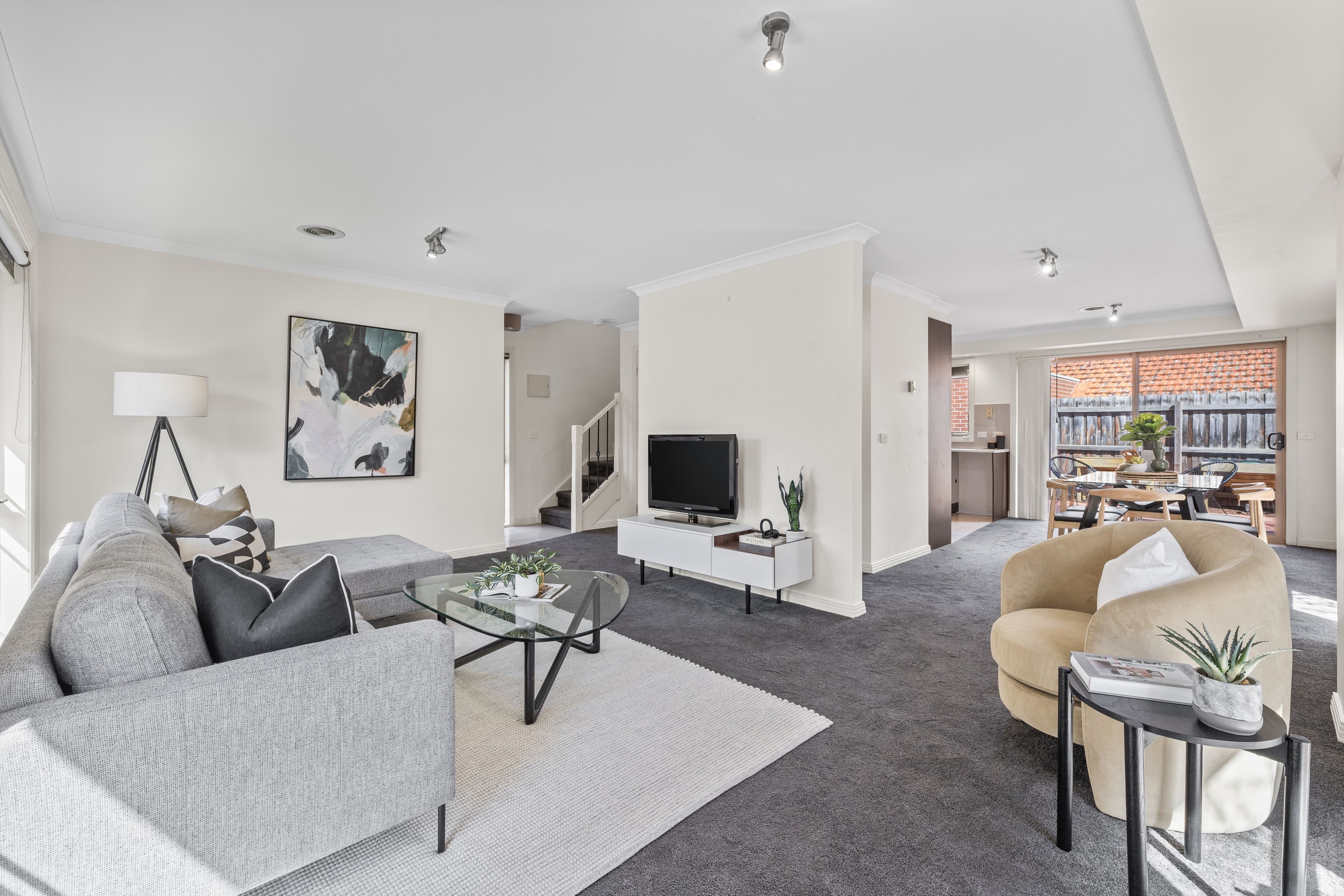 9/15 Chenies Street, Reservoir, VIC 3073 - Leased Townhouse - Ray White ...
