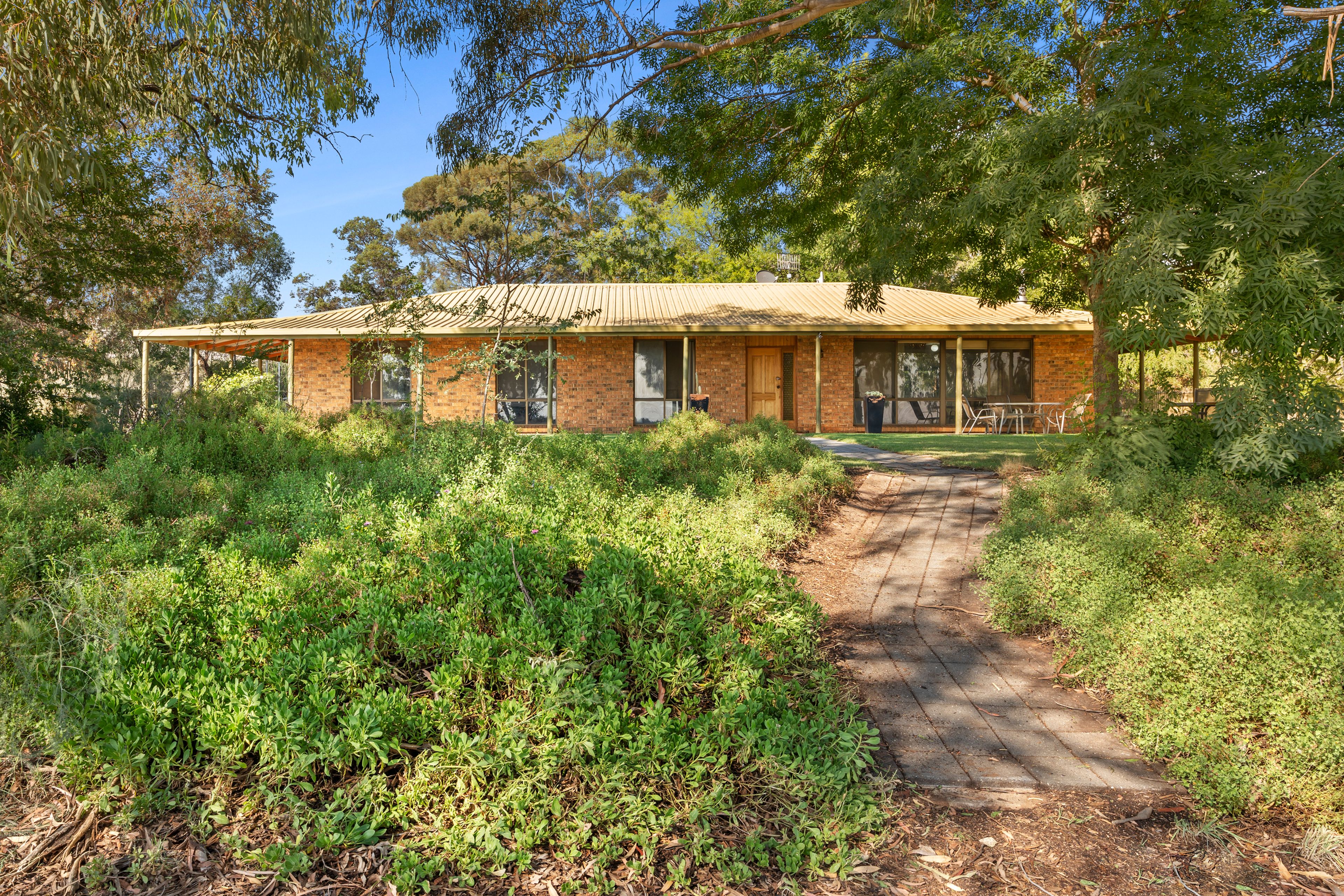 151C Old Cooltong Avenue, Renmark, SA 5341 - Sold House - Ray White ...