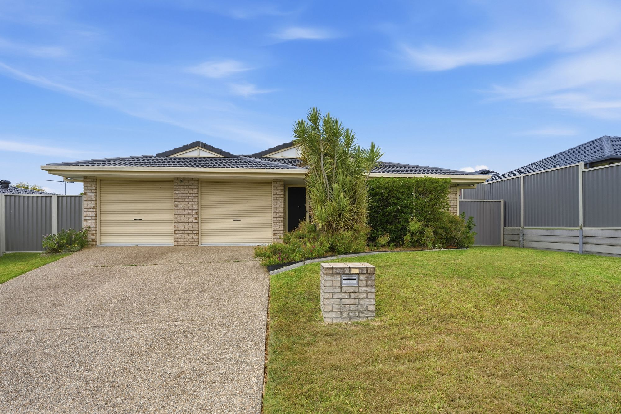 35 Poinsettia Crescent, Calamvale, QLD 4116 - House for Sale - Ray ...