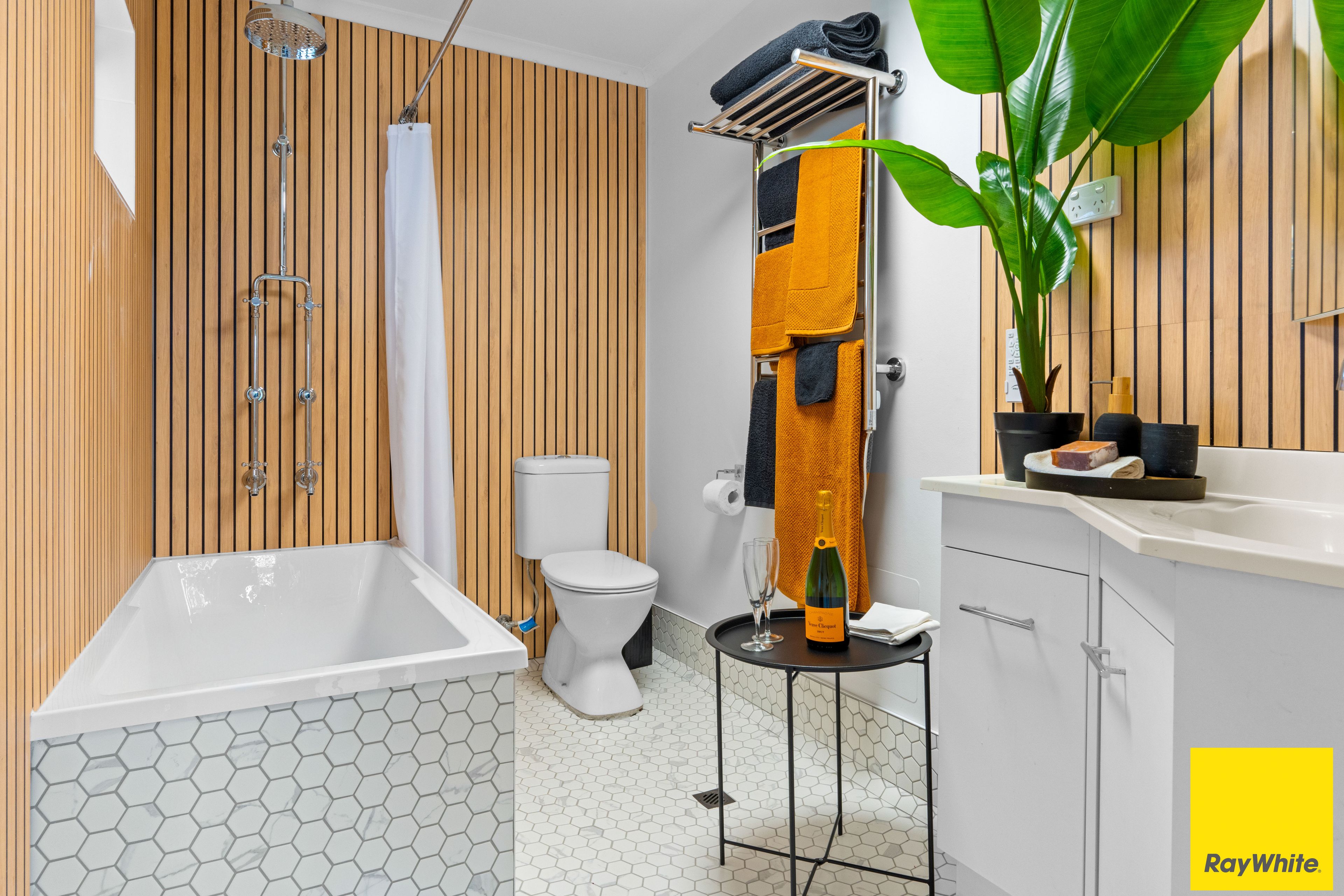 7/7 Vivian Close, Westcourt, QLD 4870 - Unit for Rent - Ray White ...