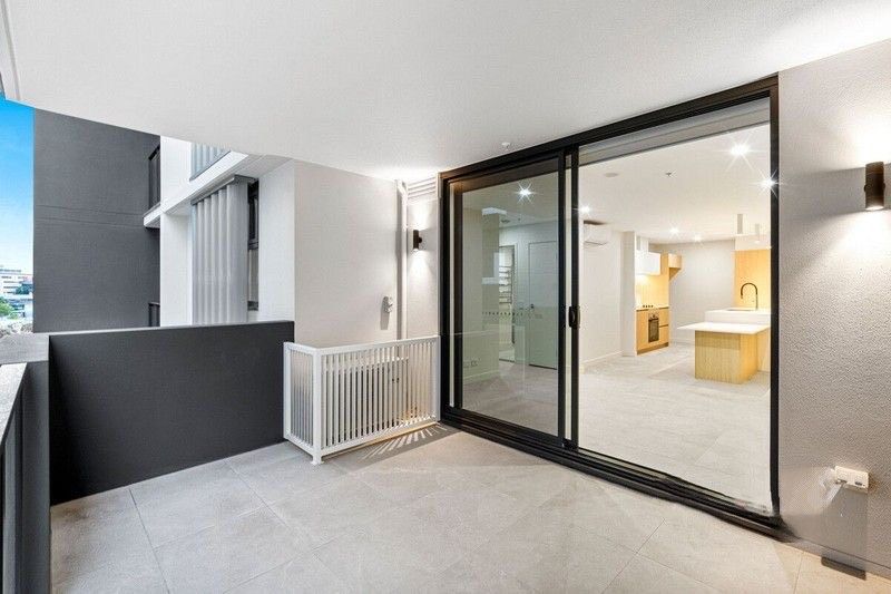 902/21-25 Carl Street, Woolloongabba, QLD 4102 - Leased Unit - Ray ...