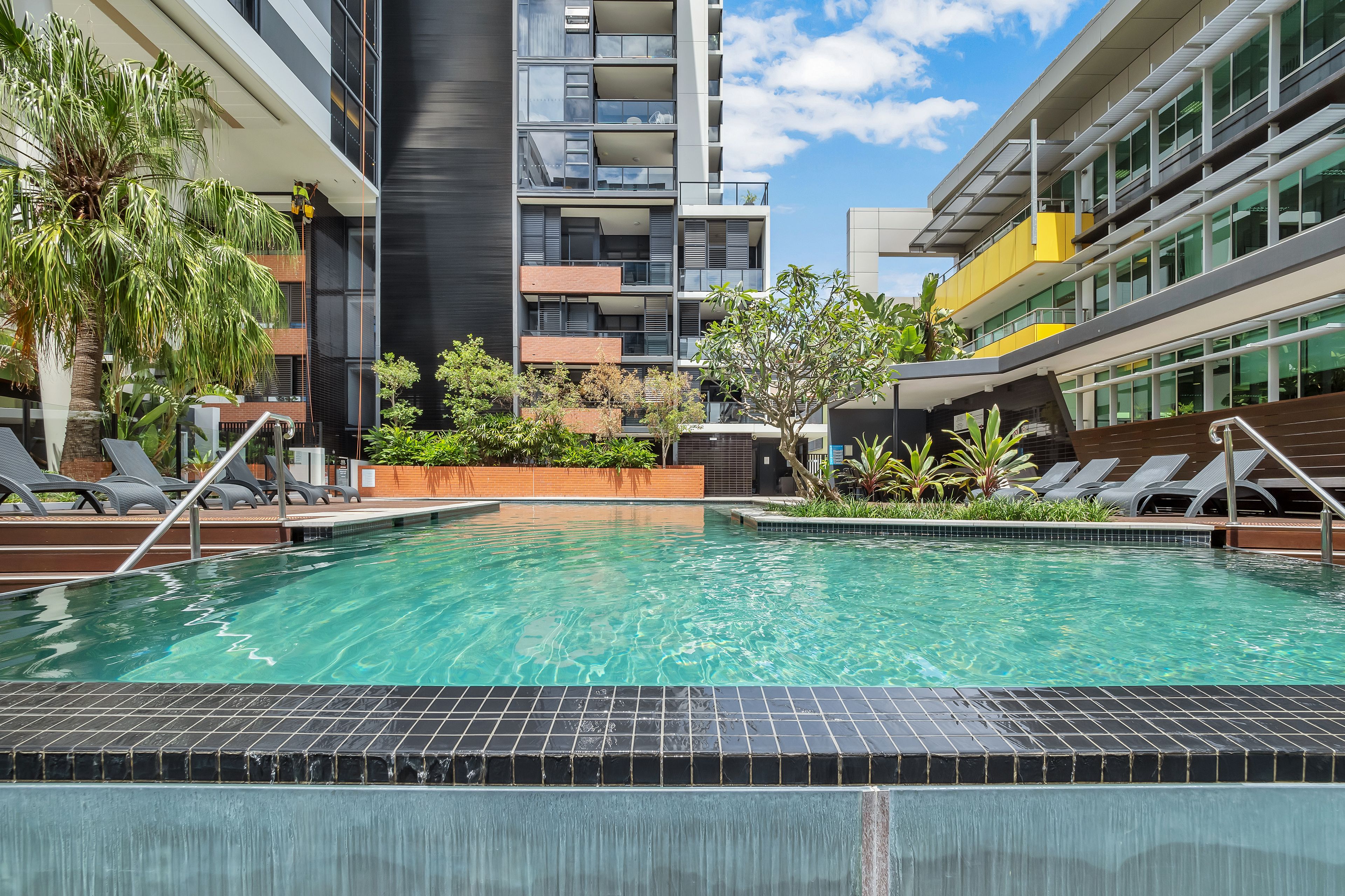 2044/9 Edmondstone Street, South Brisbane, QLD 4101 - Sold Apartment ...