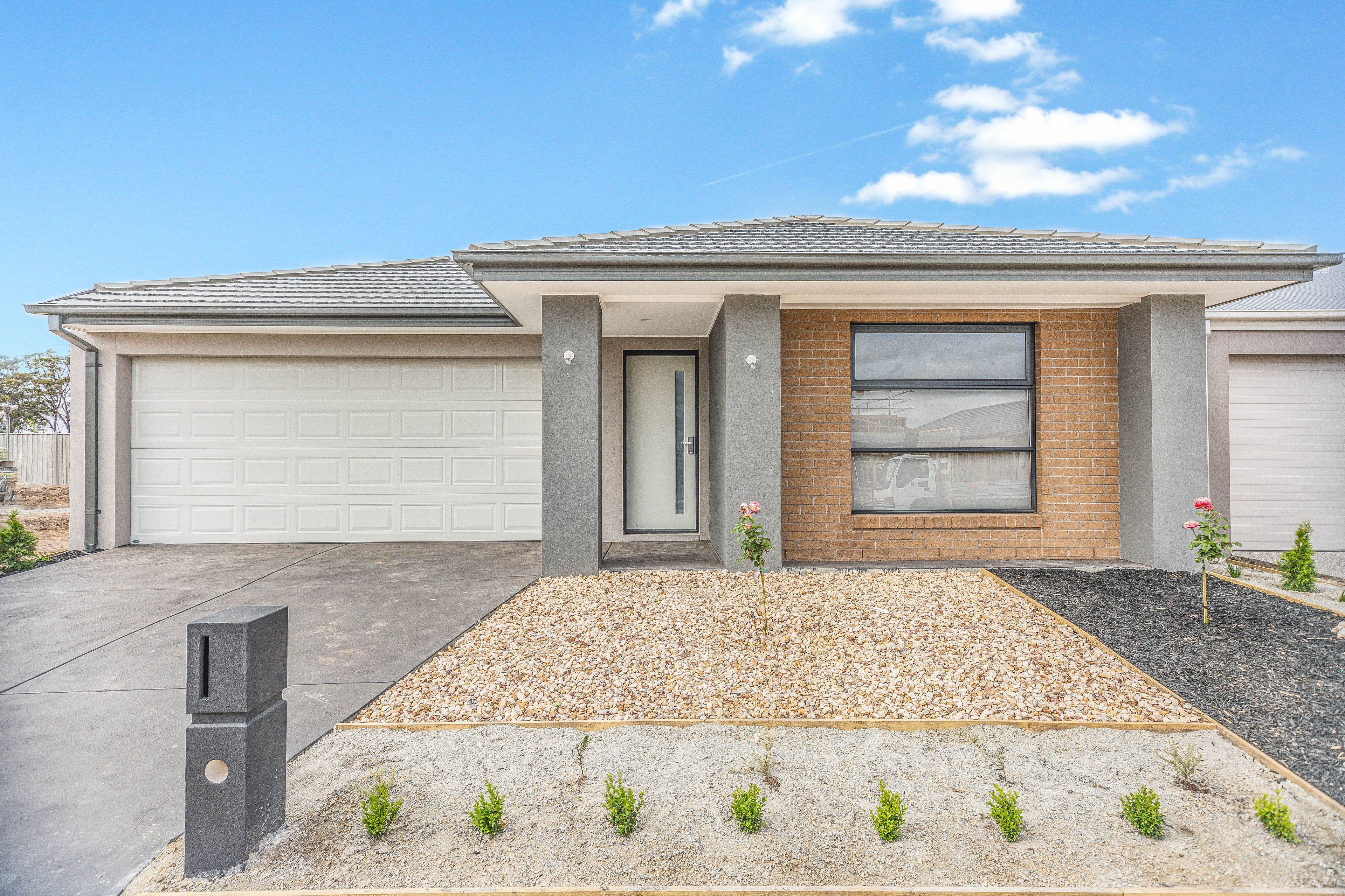 32 Pablo Drive, Clyde North, VIC 3978 - Leased House - Ray White Cranbourne