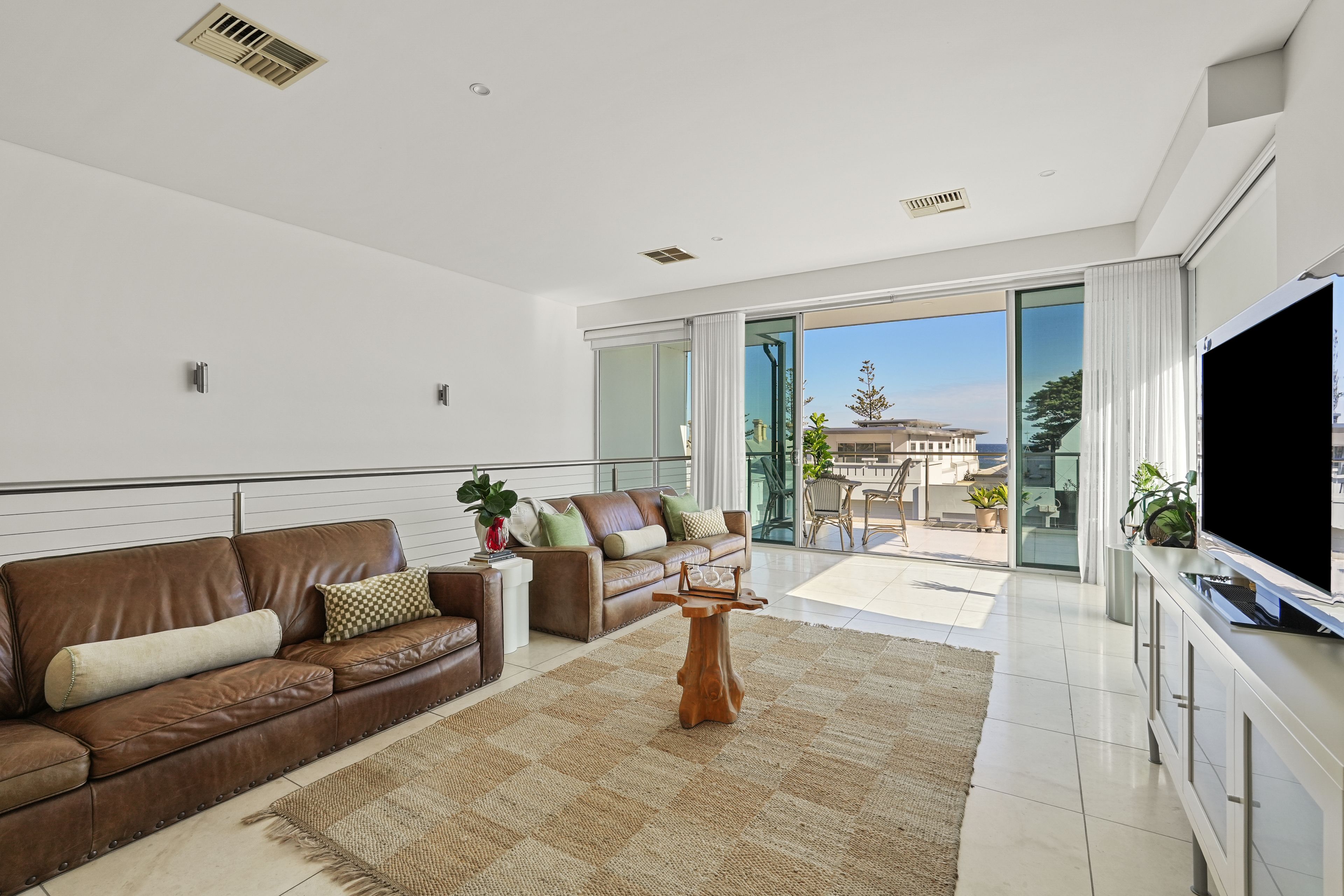 304A Seaview Road, Henley Beach, SA 5022 - Sold House - Ray White Grange