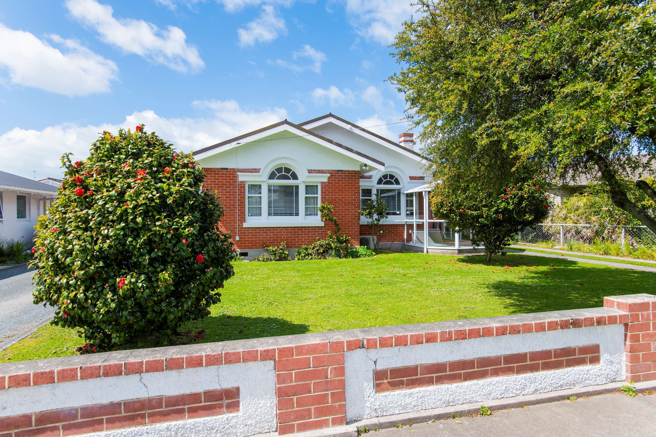 61 Harris Street, Inner Kaiti, Gisborne District 4010 - Sold House ...
