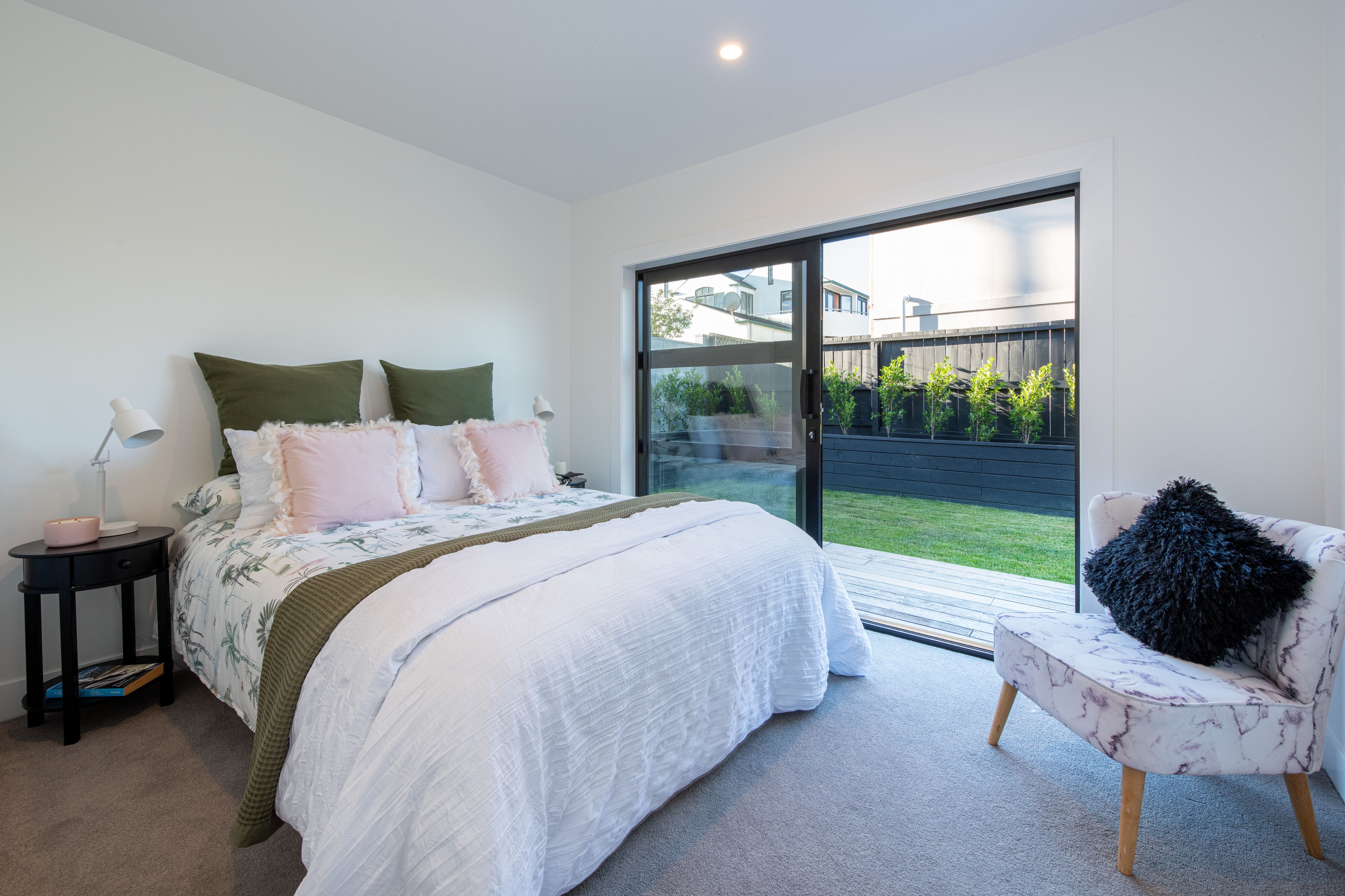 1/8 Clifton Road, Waiake, North Shore City 0630 - Sold House - Ray ...