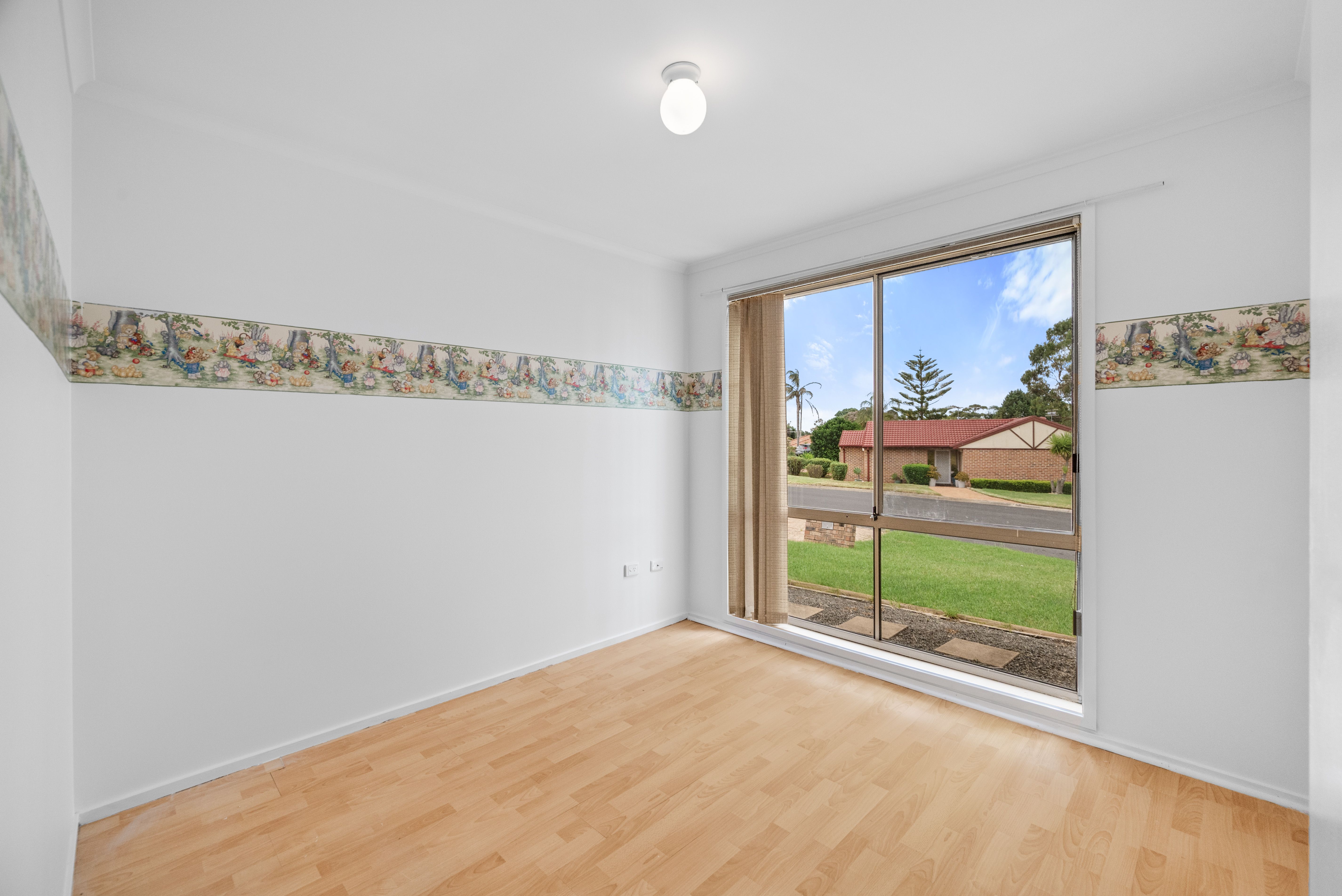 7 Mclaren Place, Ingleburn, NSW 2565 - Sold House - Ray White Macarthur ...