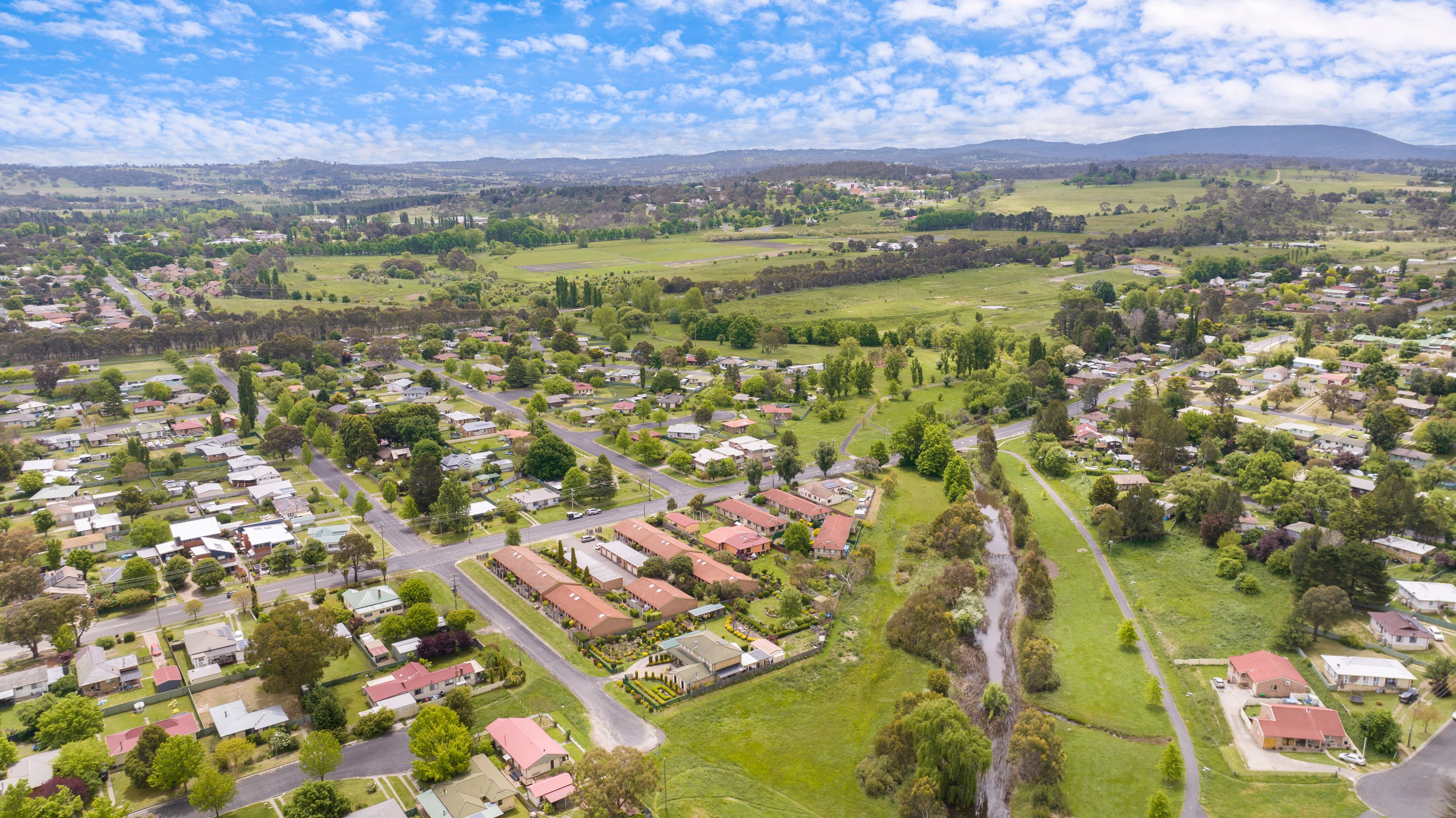 31-35 Niagara Street, Armidale, NSW 2350 - Sold Block of Units - Ray ...