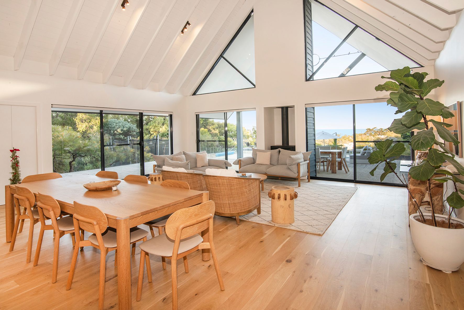 6 Wedgetail View, Eagle Bay, WA 6281 - House for Sale - Ray White ...