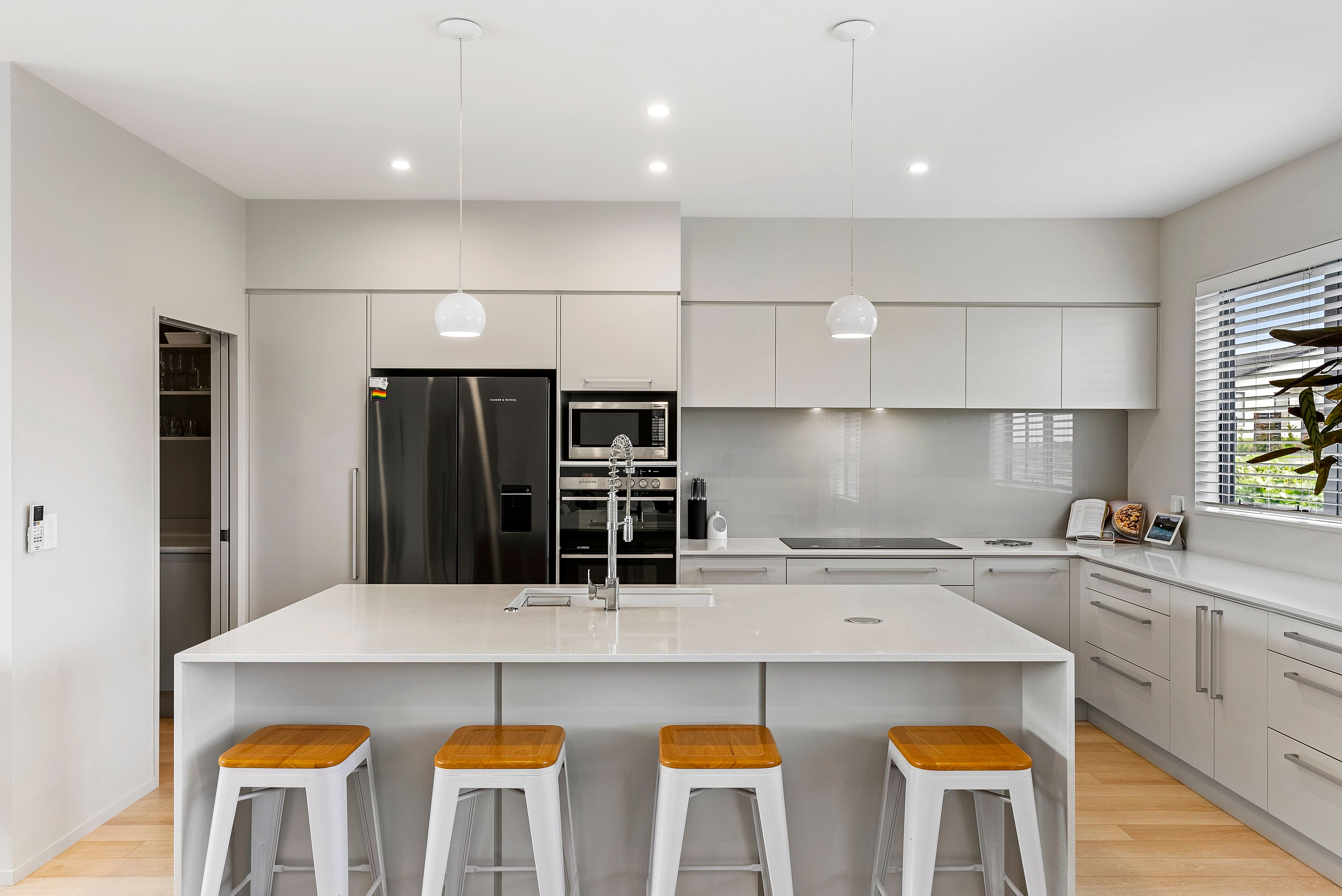 22 Mahutonga Avenue, Beachlands, Manukau City 2018 - Sold House - Ray ...