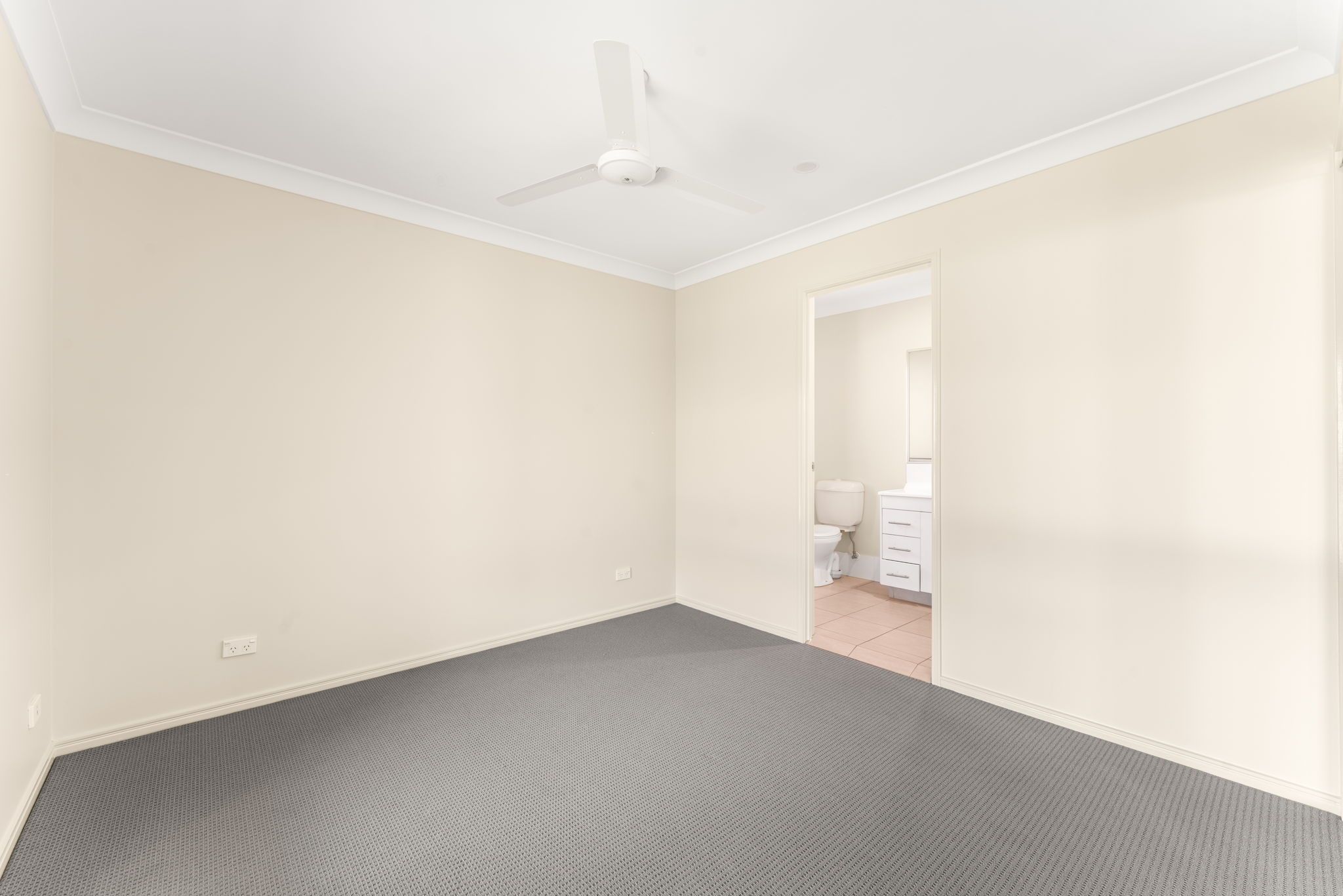 4 Alton Towers Street, Springfield Lakes, QLD 4300 - House for Rent ...