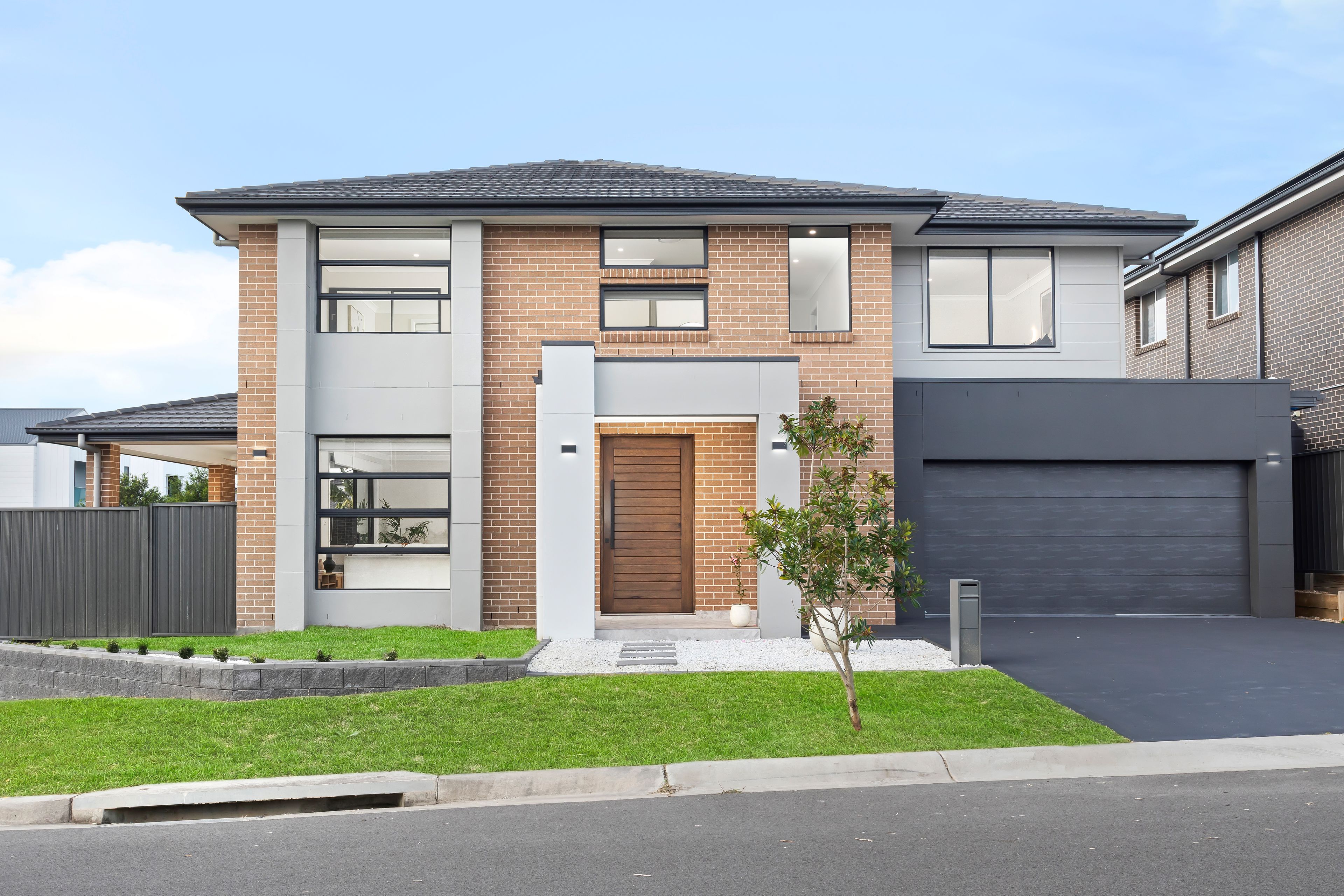 Ray White Schofields