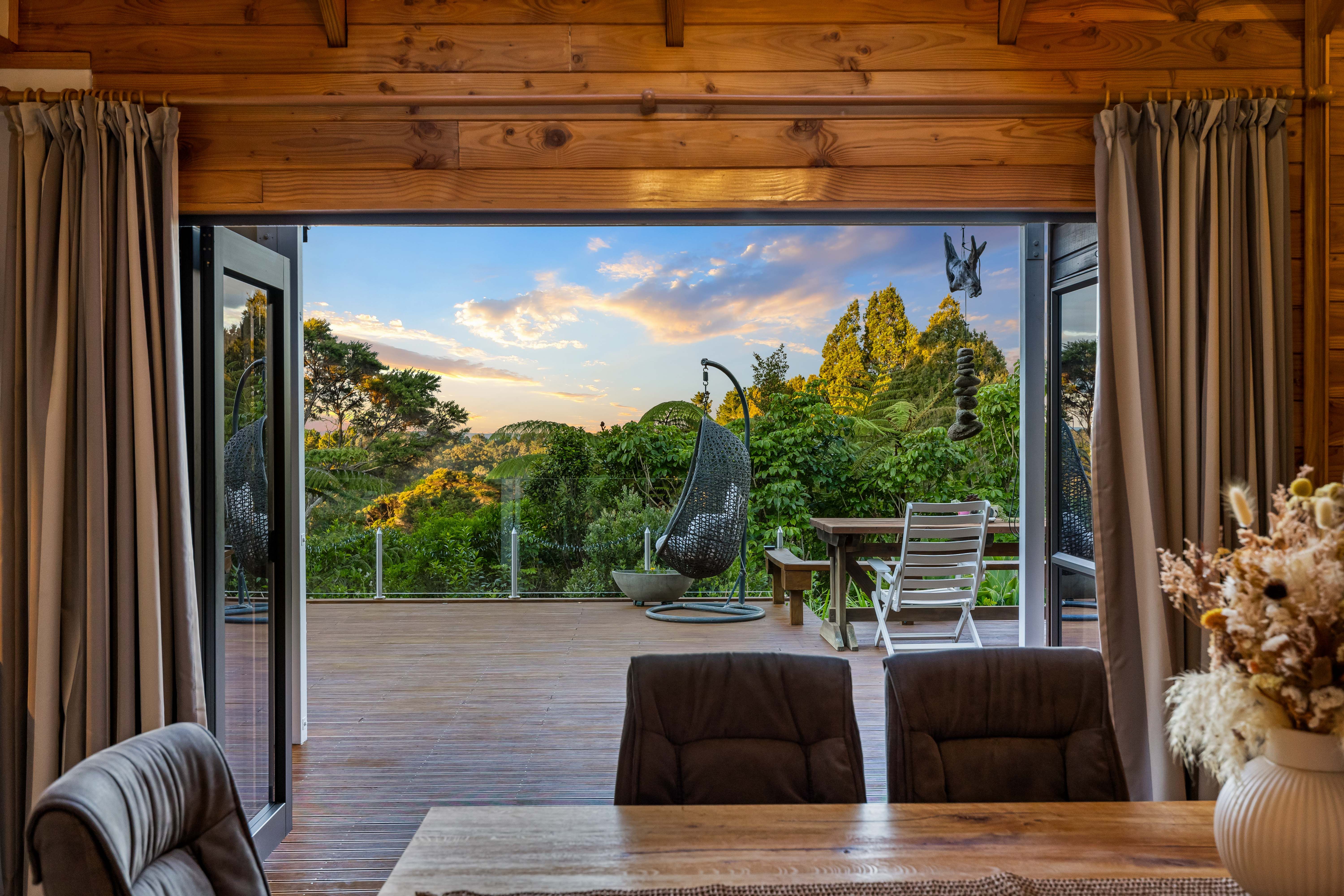 33 Puketaha Road, Swanson, Waitakere City 0612 - Sold House - Ray White ...