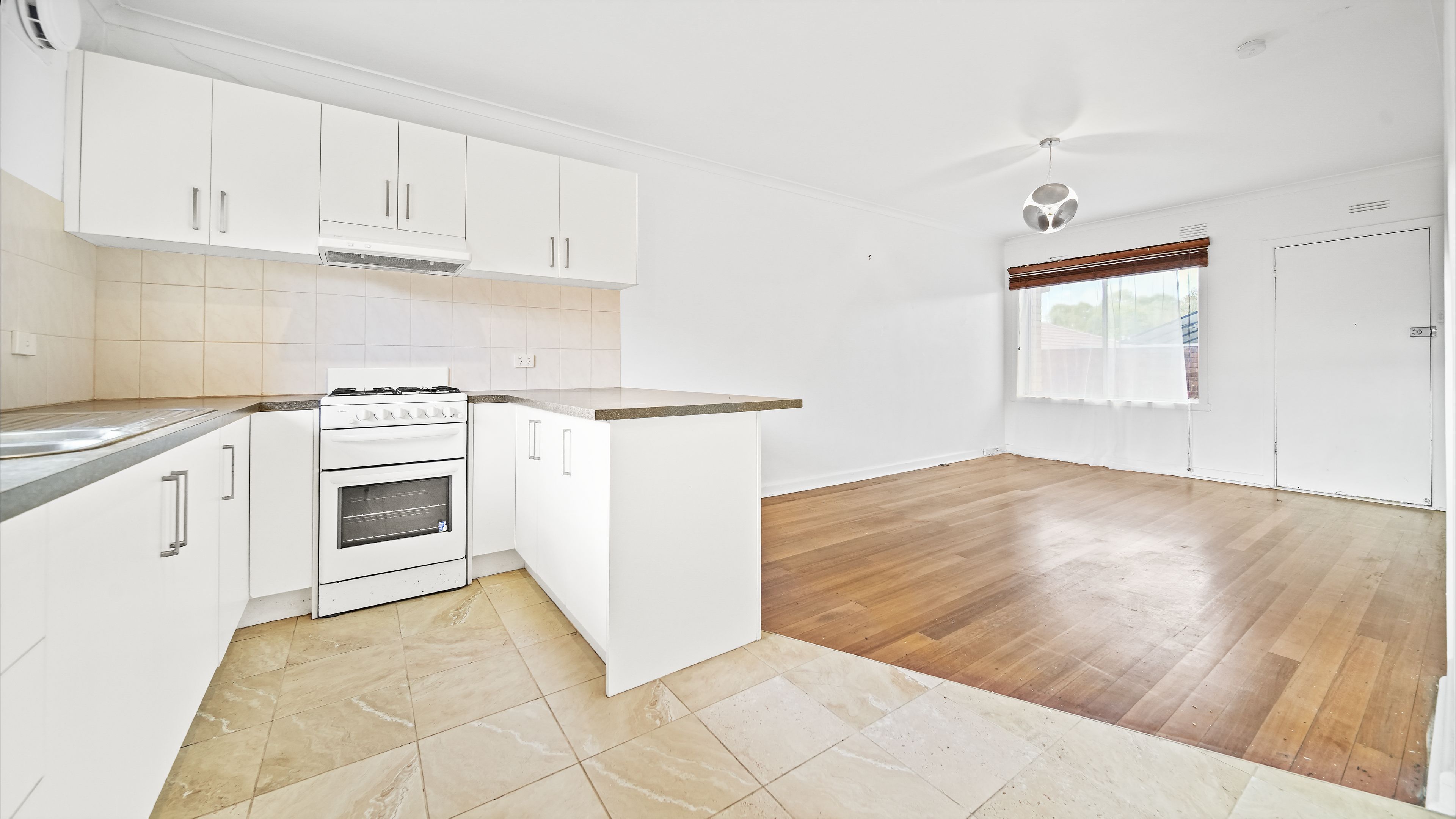 Ray White Noble Park / Springvale