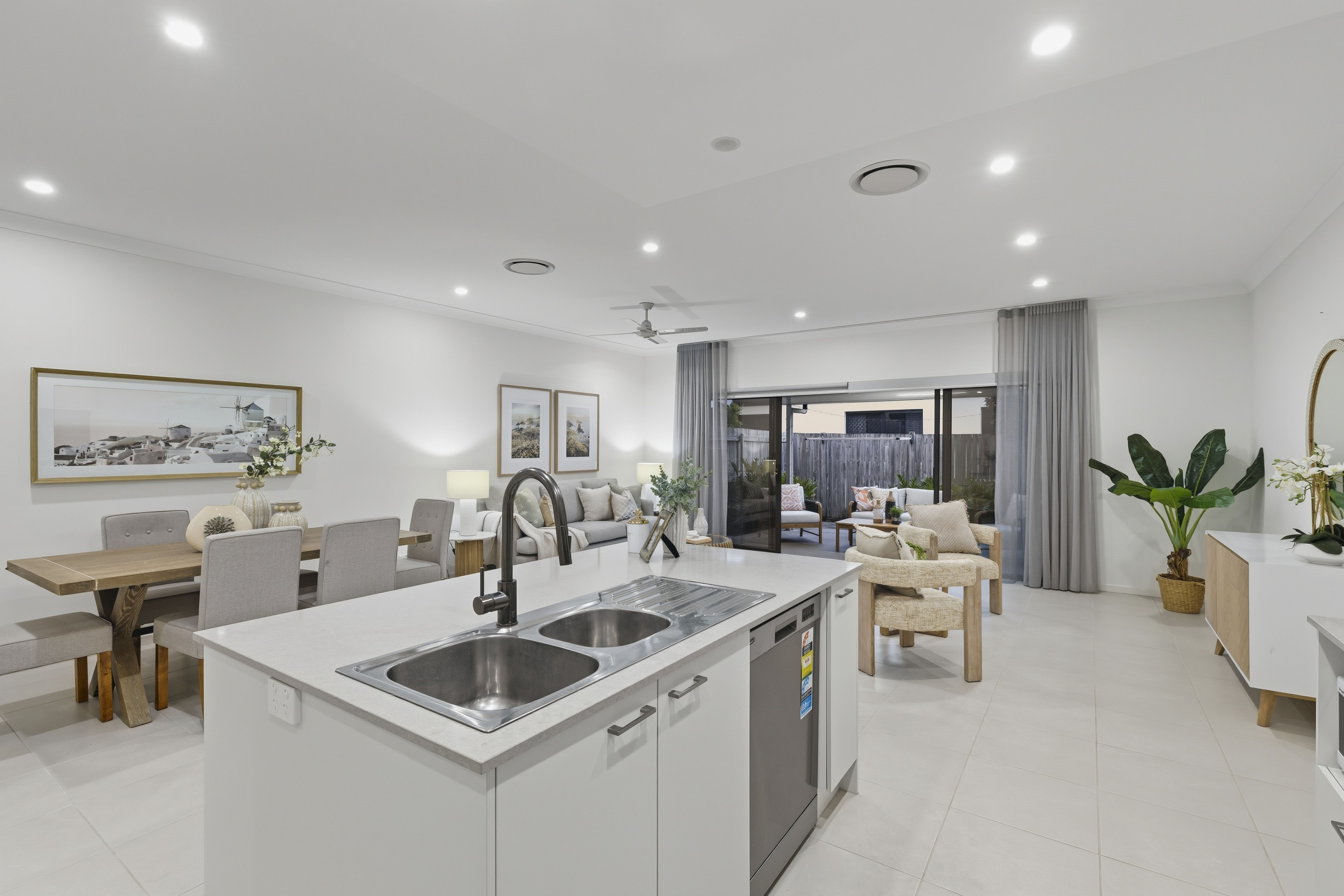 3/1 Luke Close, Sunnybank Hills, QLD 4109 - Sold Townhouse - Ray White ...