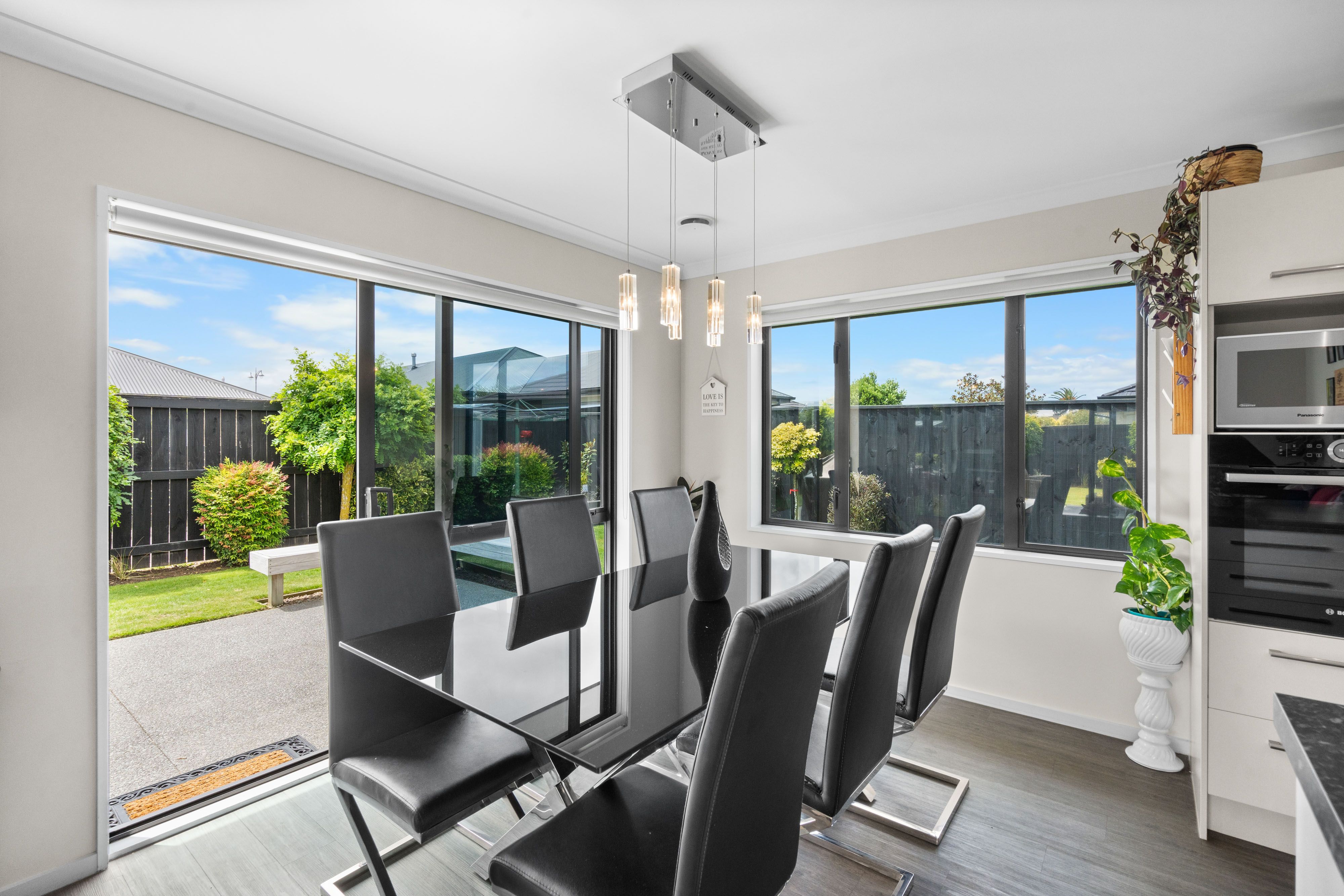 15 Rapley Street, Kaiapoi, Waimakariri District 7630 - Sold House - Ray ...