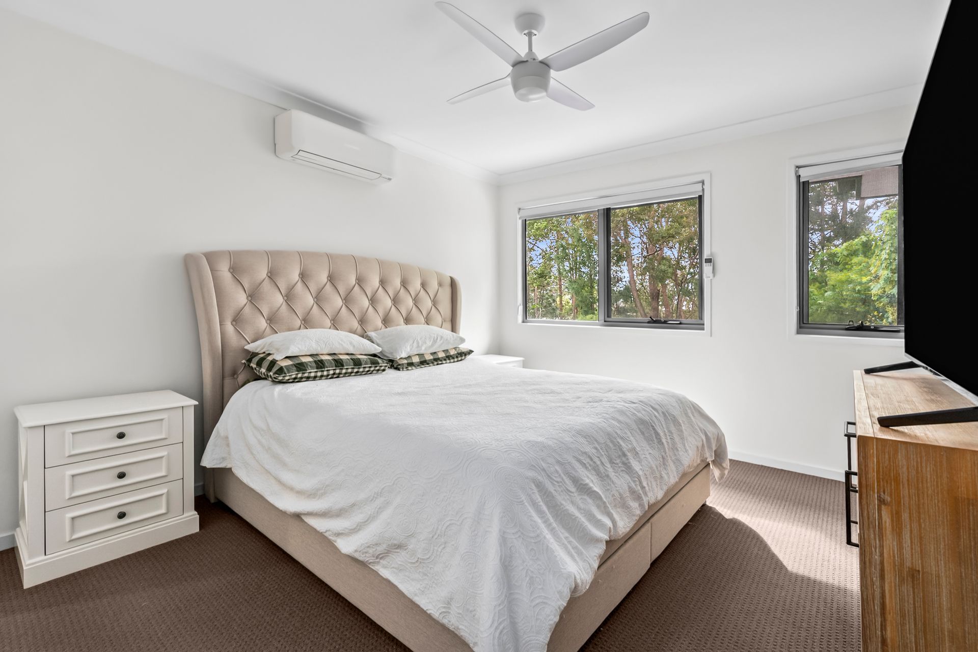 1/18 Sapphire Place, Elanora, QLD 4221 - Sold DuplexSemi-detached - Ray ...