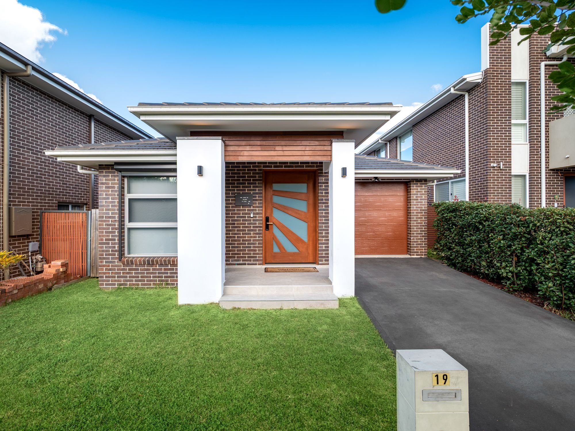 19 Lillywhite Circuit, Oran Park, NSW 2570 - Sold House - Ray White ...