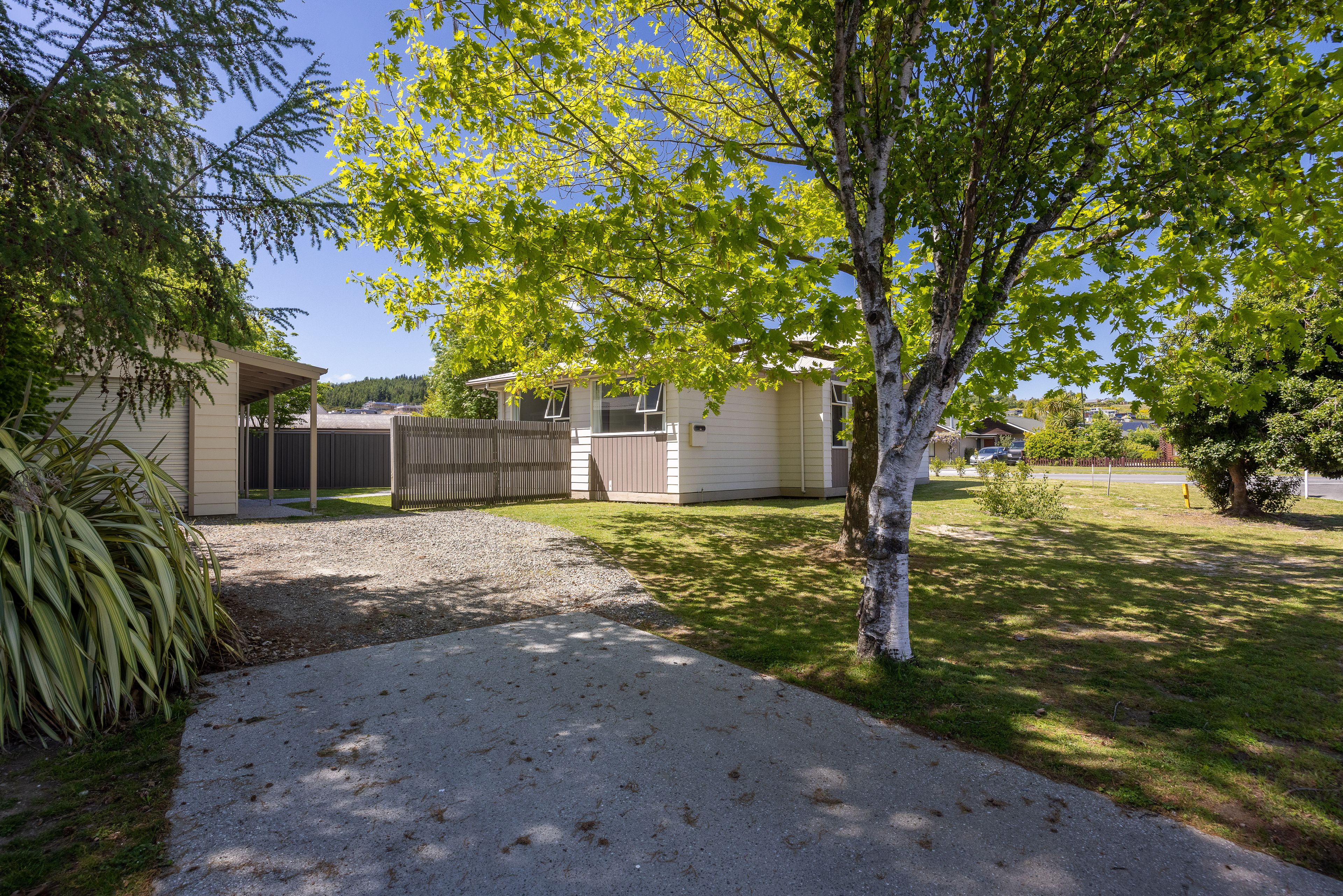 2 Hunter Crescent, Wanaka, Queenstown Lakes District 9305 - Sold House ...