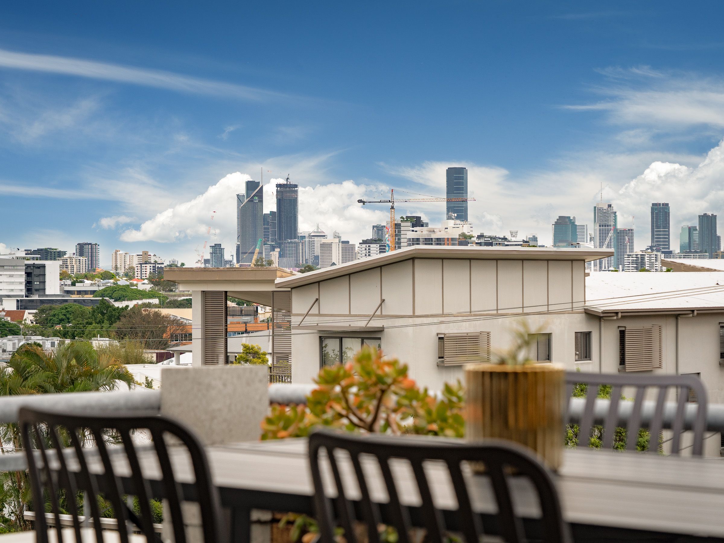 4/327 Cornwall Street, Greenslopes, QLD 4120 - Sold Apartment - Ray ...