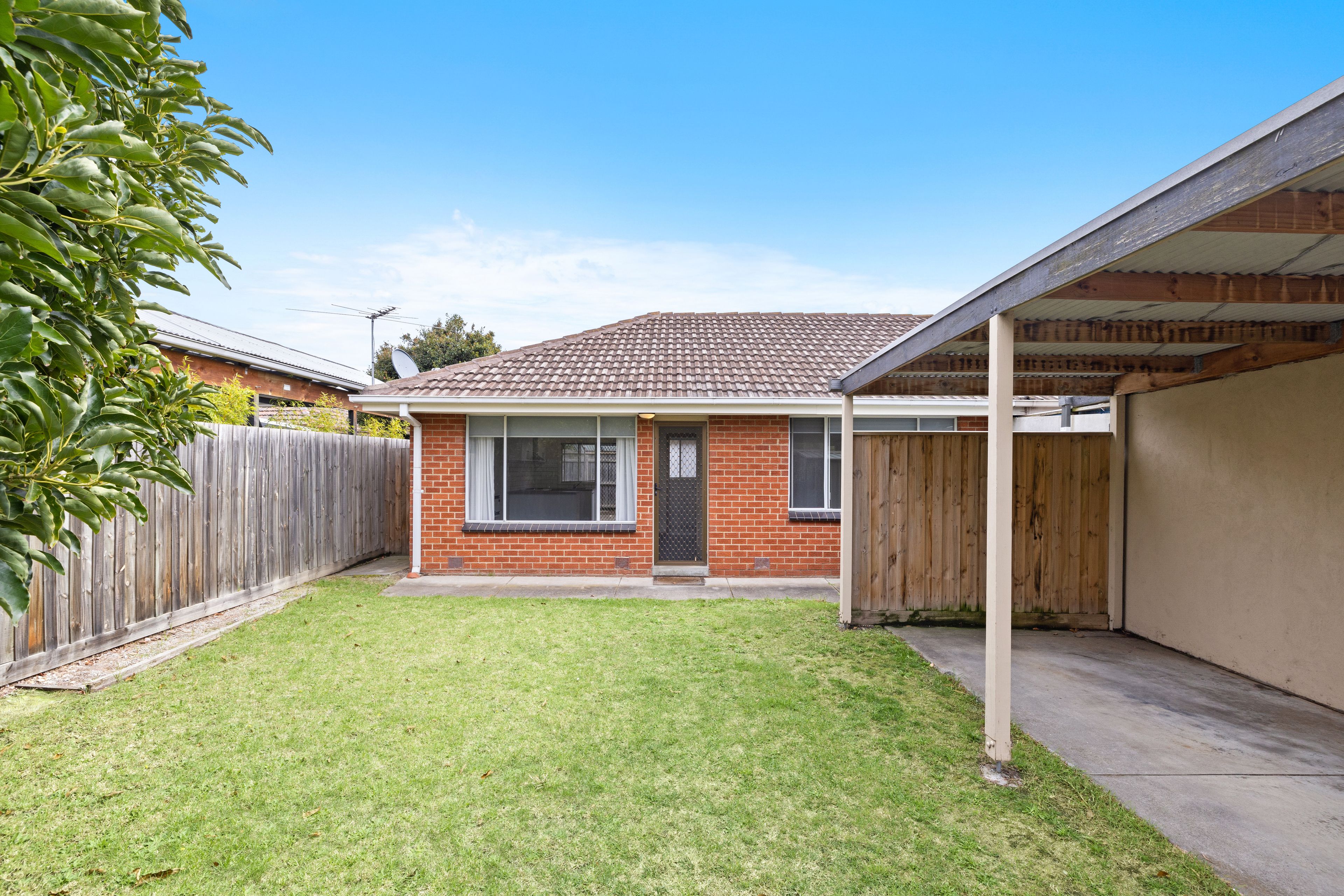 2/11 Crown Avenue, Mordialloc, VIC 3195 - Sold Unit - Ray White The ...
