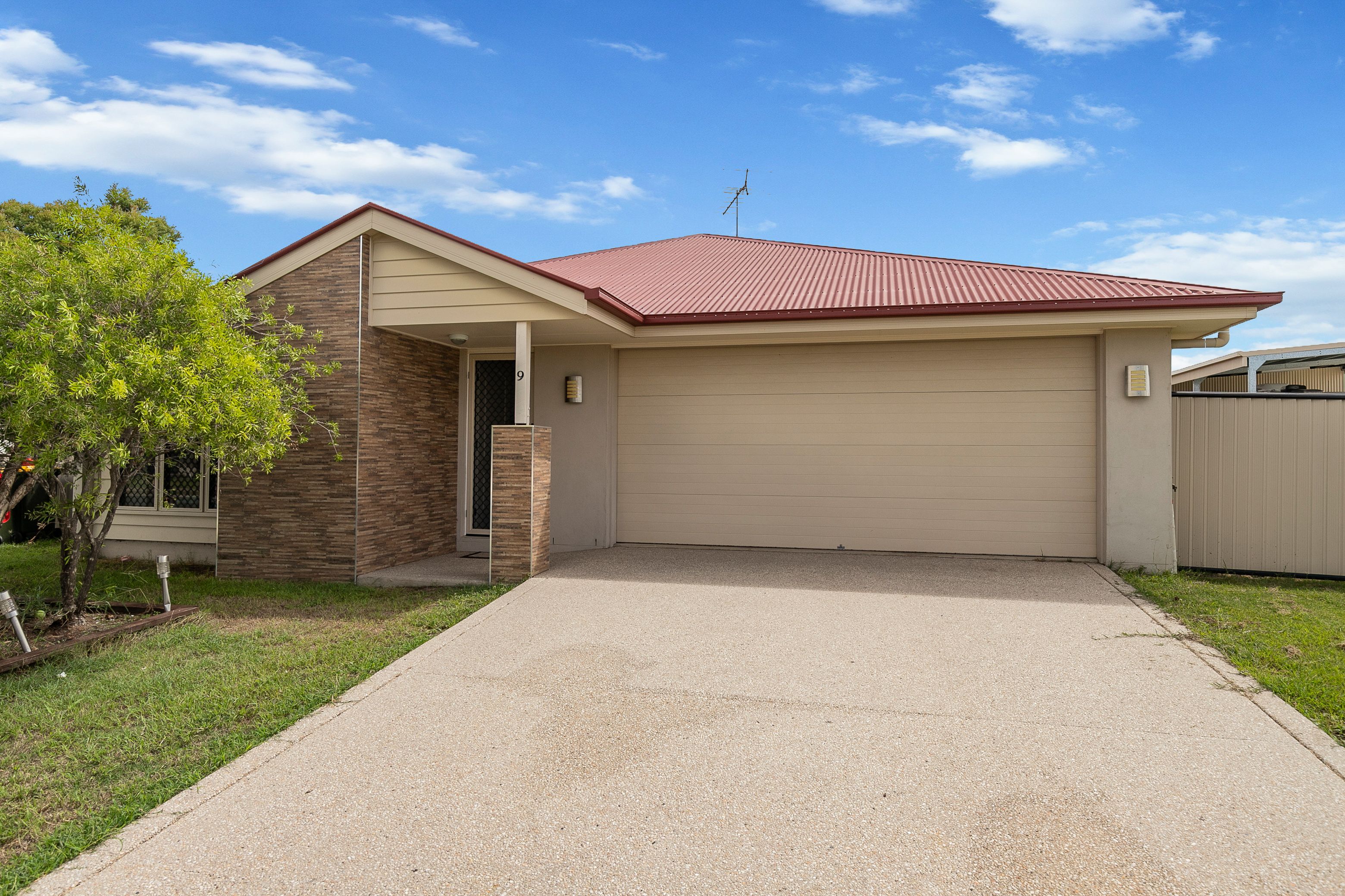9 Vale Street, Emerald, QLD 4720 - Leased House - Ray White Emerald