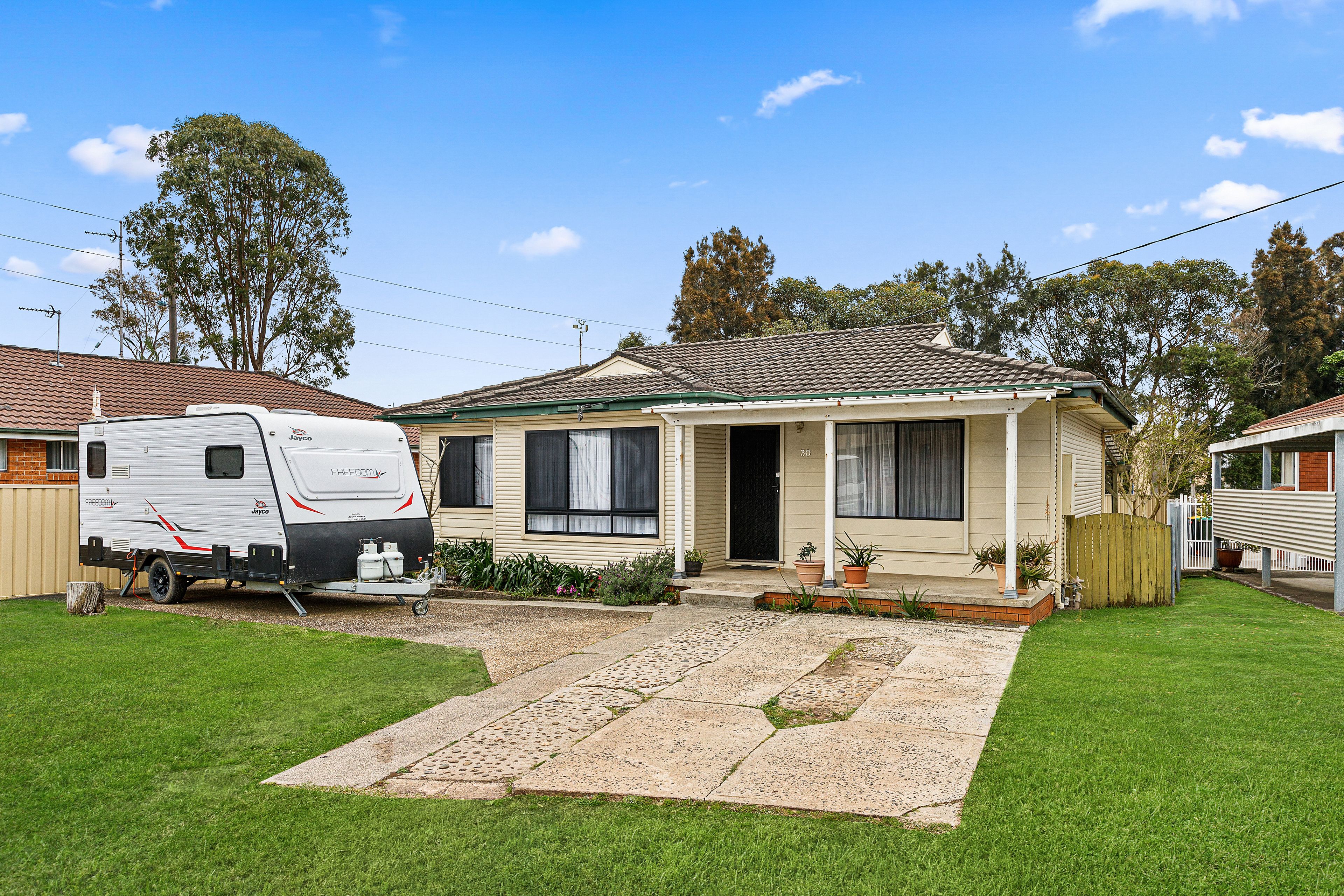 30 Roberts Avenue, Barrack Heights, NSW 2528 - Sold House - Ray White ...