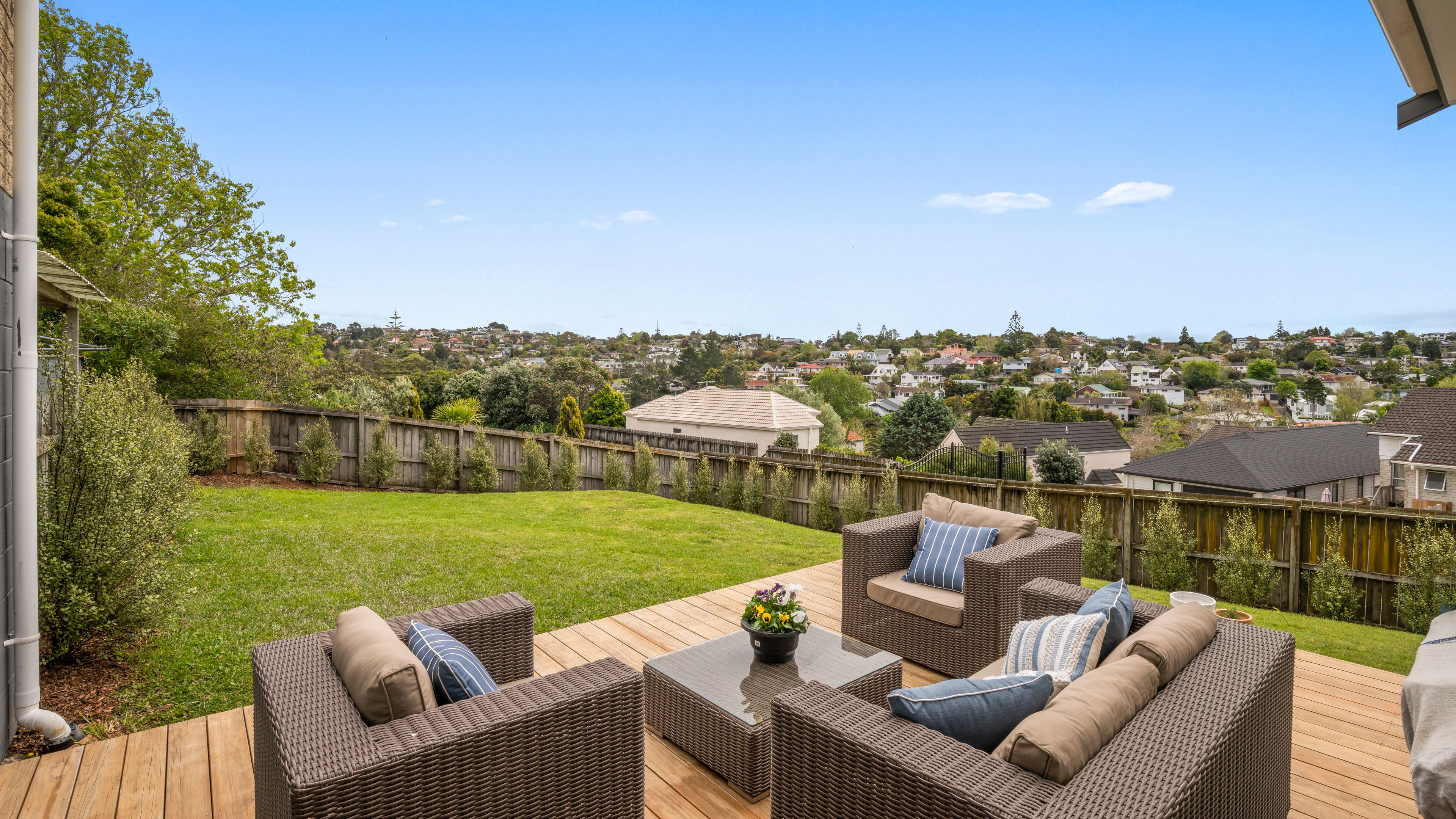 6B Finchley Road, Torbay, North Shore City 0630 - Sold House - Ray ...