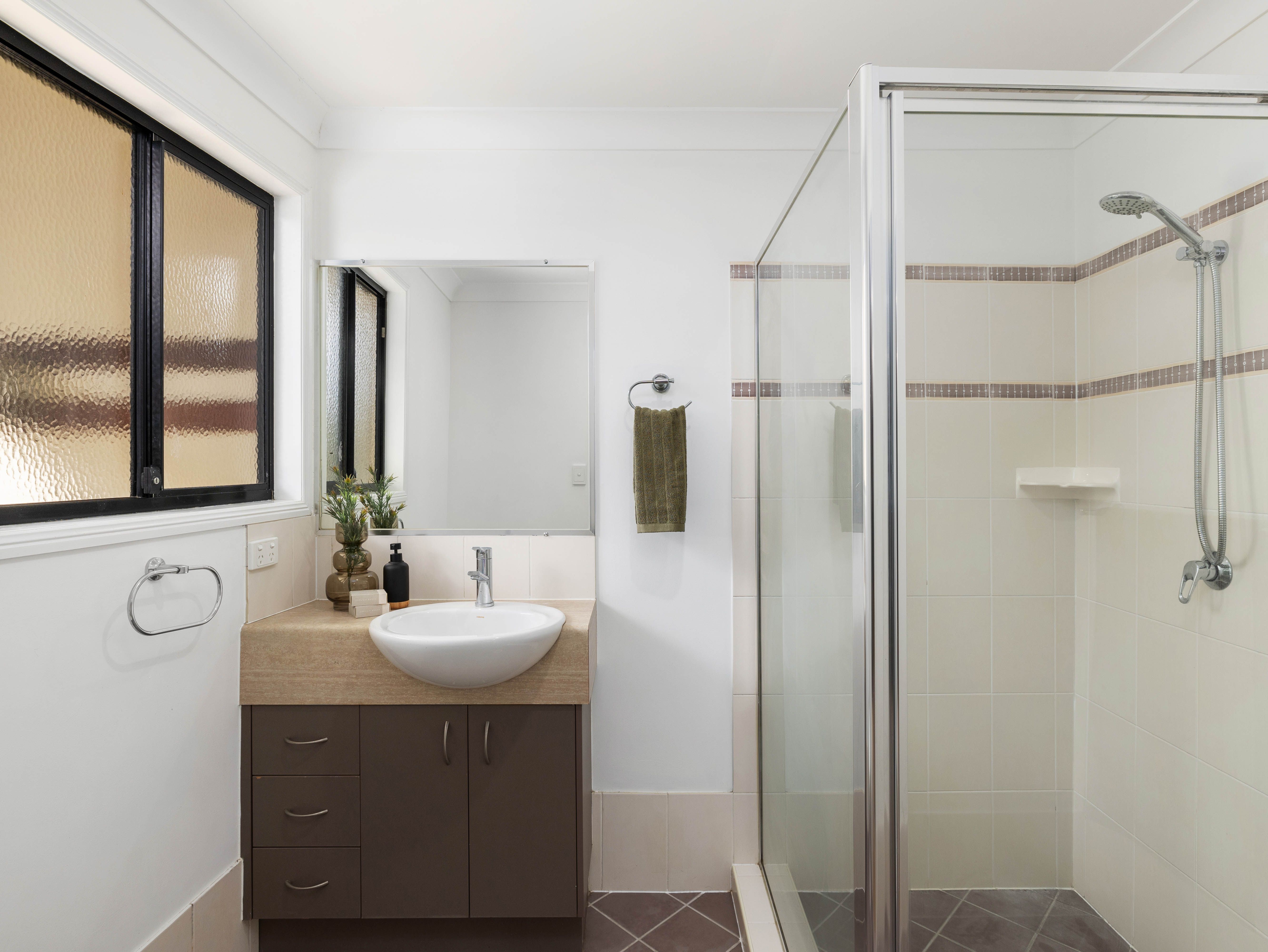 2/976 Samford Road, Keperra, QLD 4054 - Sold Townhouse - Ray White ...