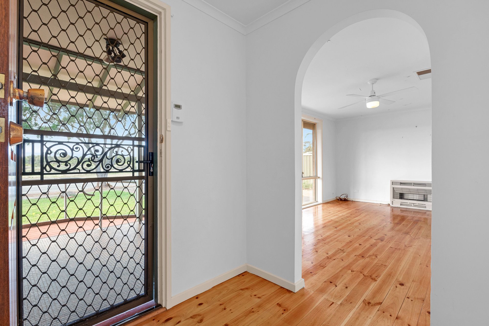 124 Alawoona Road, Munno Para, SA 5115 - Sold House - Ray White Barossa ...