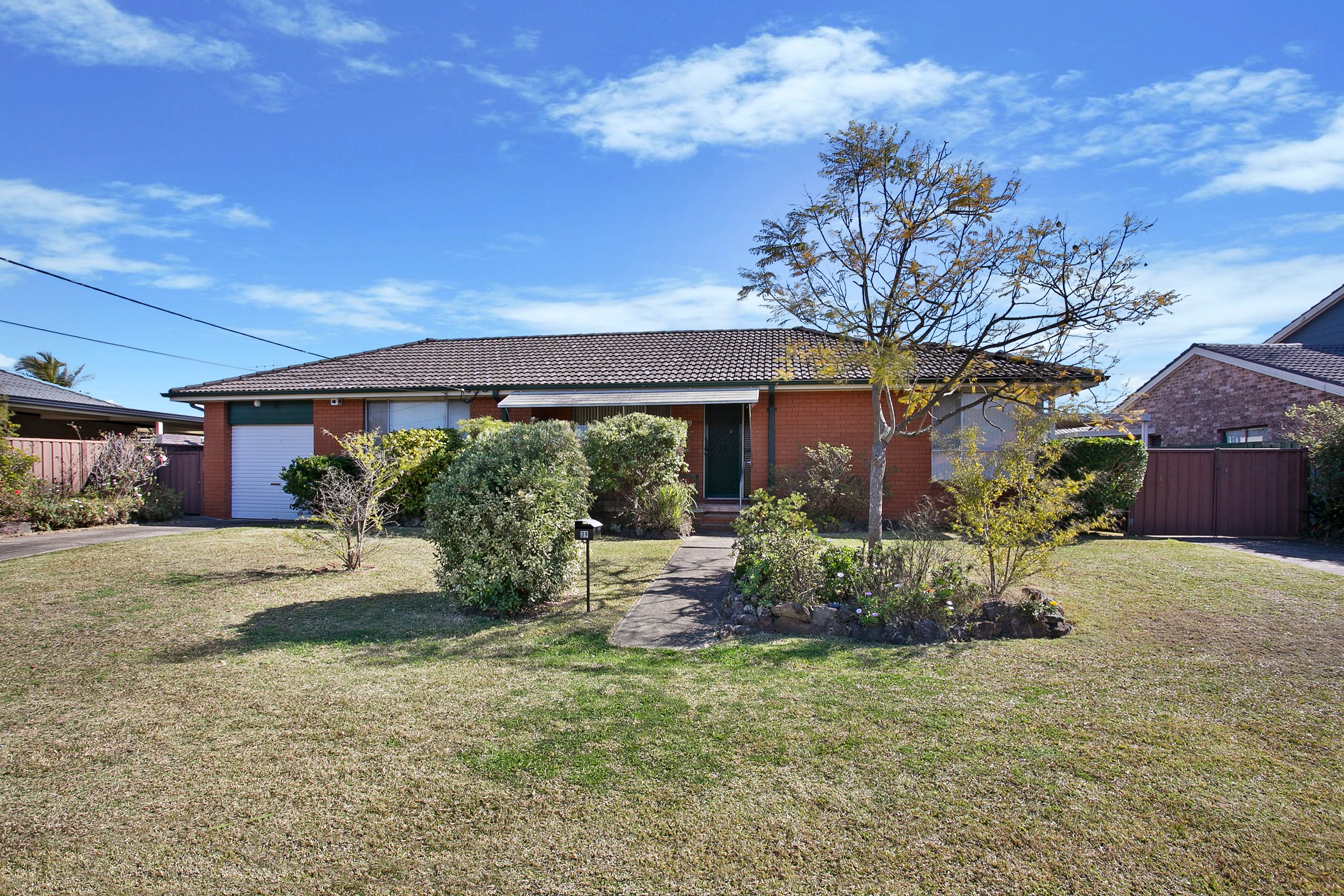 39 Mazepa Avenue, South Penrith, NSW 2750 - Sold House - Ray White ...